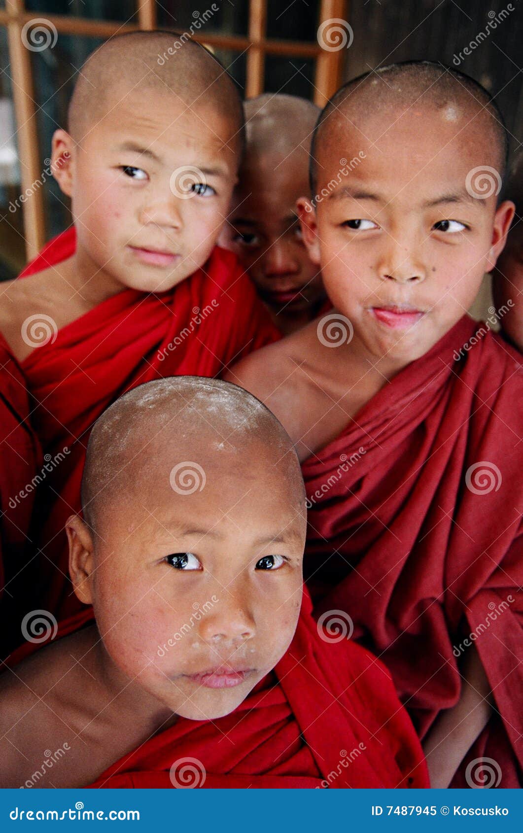 Dawn Sun Straight Aft Of The 3 Mast Frigate Amerigo Vespucci Editorial ...