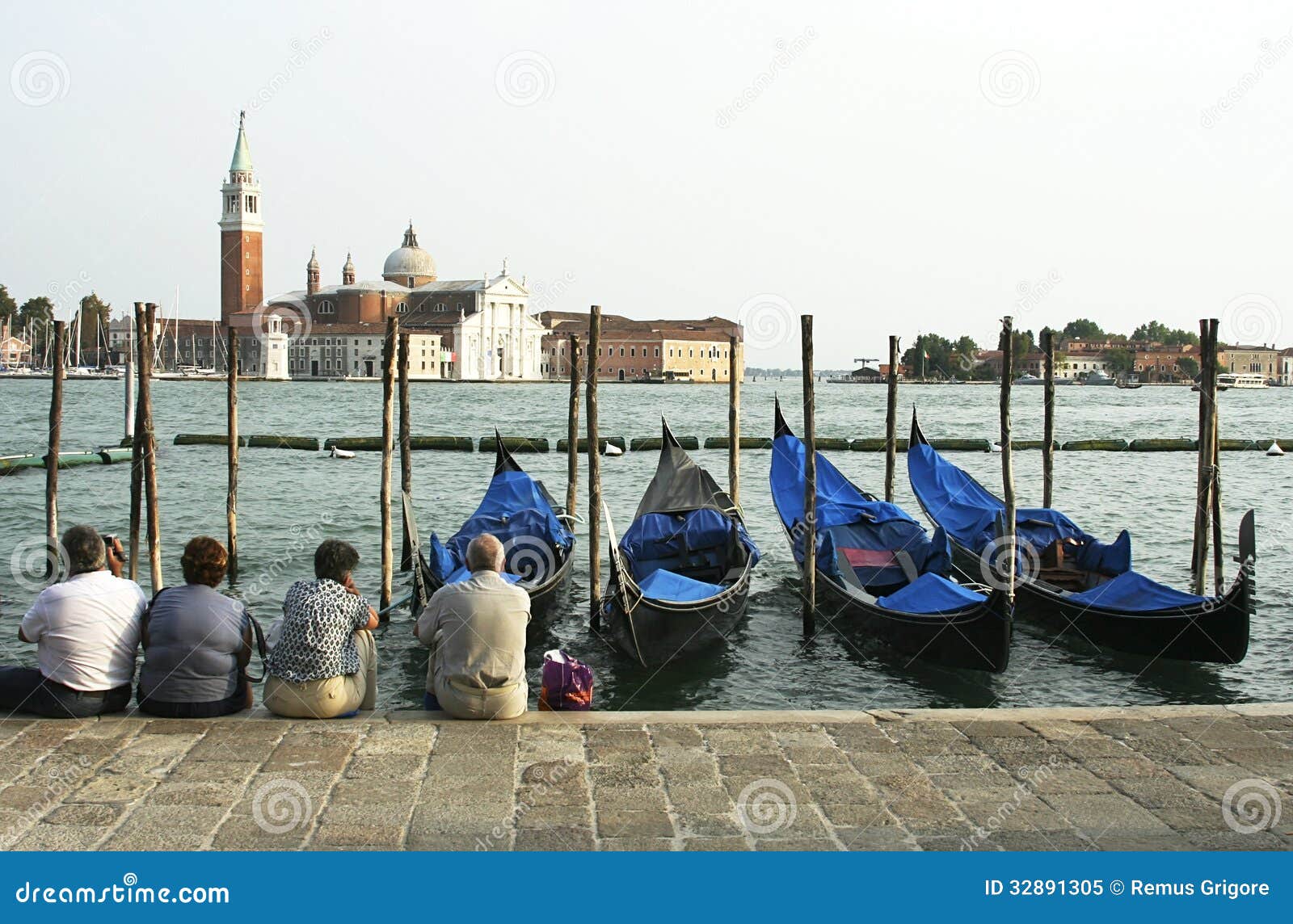 Four tourists editorial image. Image of gondolas, water - 32891305