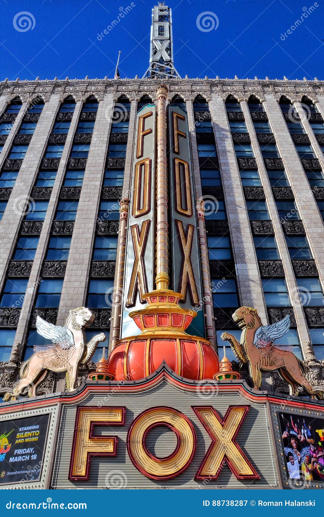 Fox Theater in Detroit editorial photography. Image of woodward - 88738287