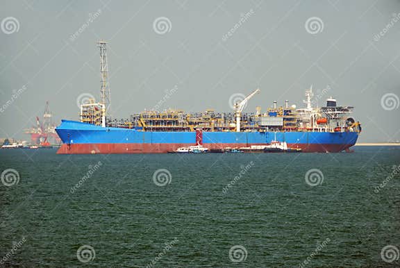 FPSO, Floating Production Vessel Stock Photo - Image of pipeline ...