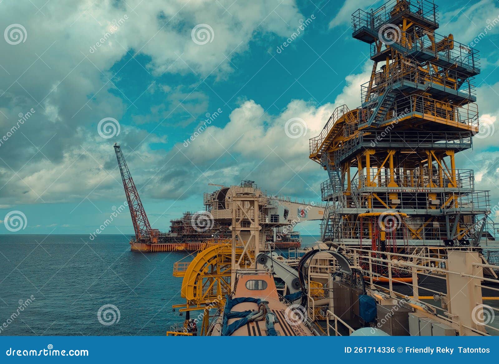 FPU Jangkrik View from Construction Vessel, Editorial Photo - Image of ...