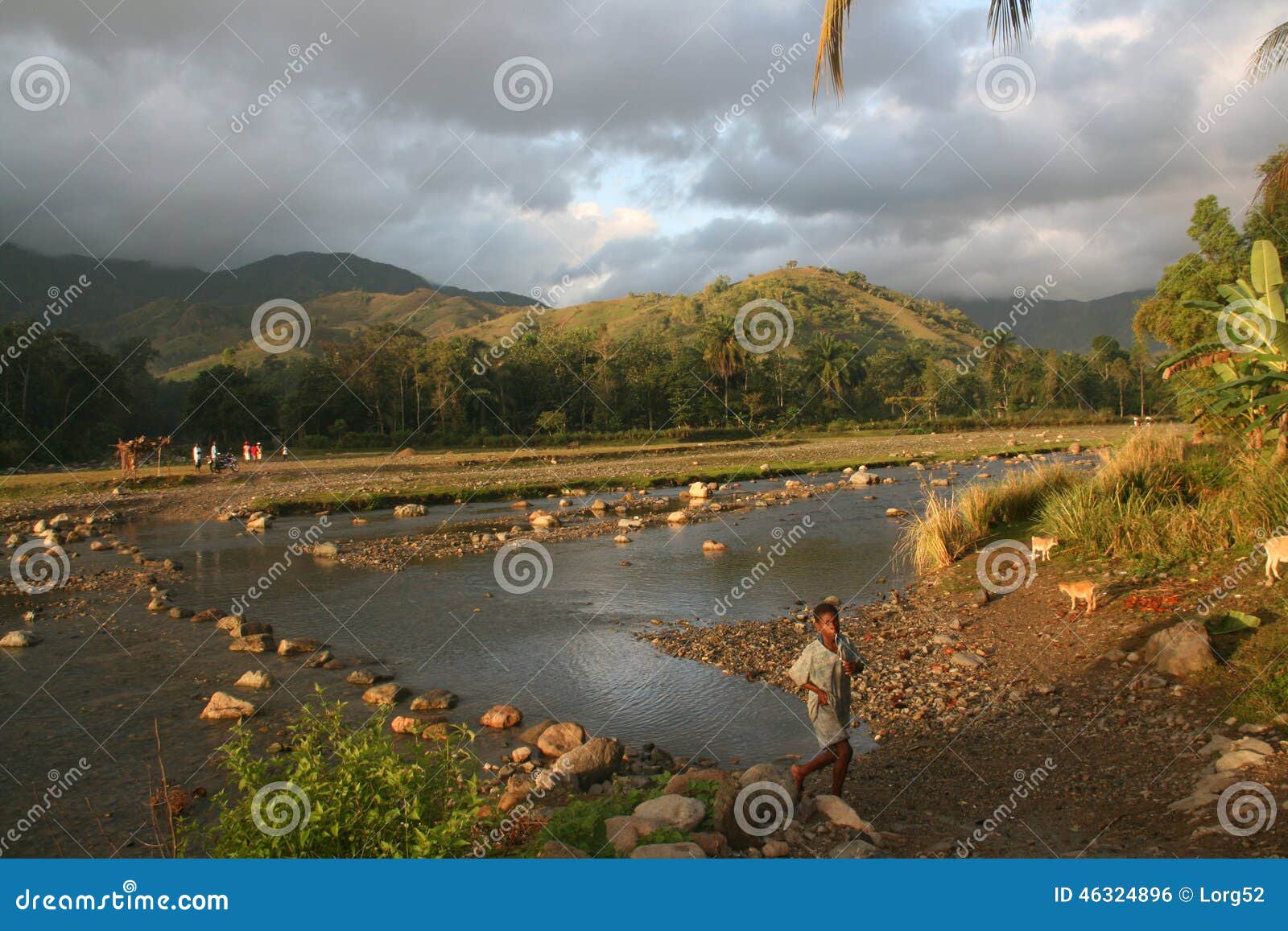 Früher Morgen in Der Landschaft Von Haiti Redaktionelles Foto - Bild ...