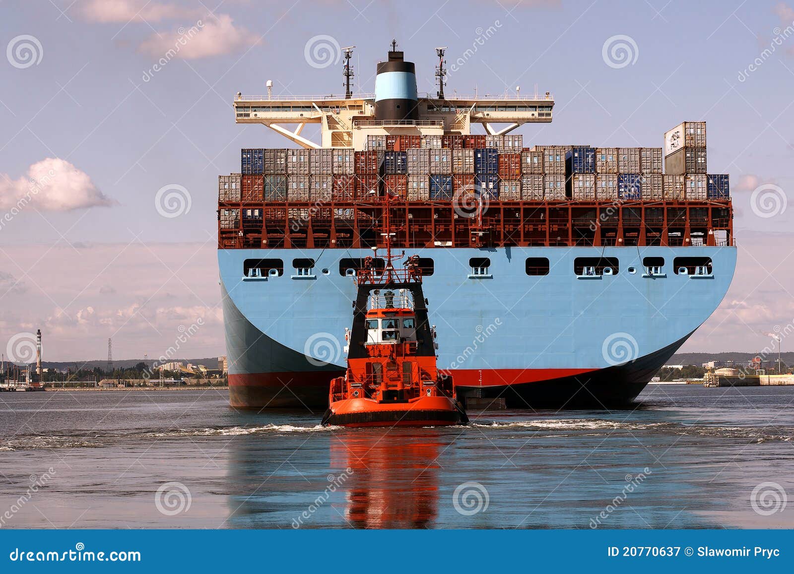 Fra Le Navi Porta-container Giganti Immagine Stock - Immagine di ...