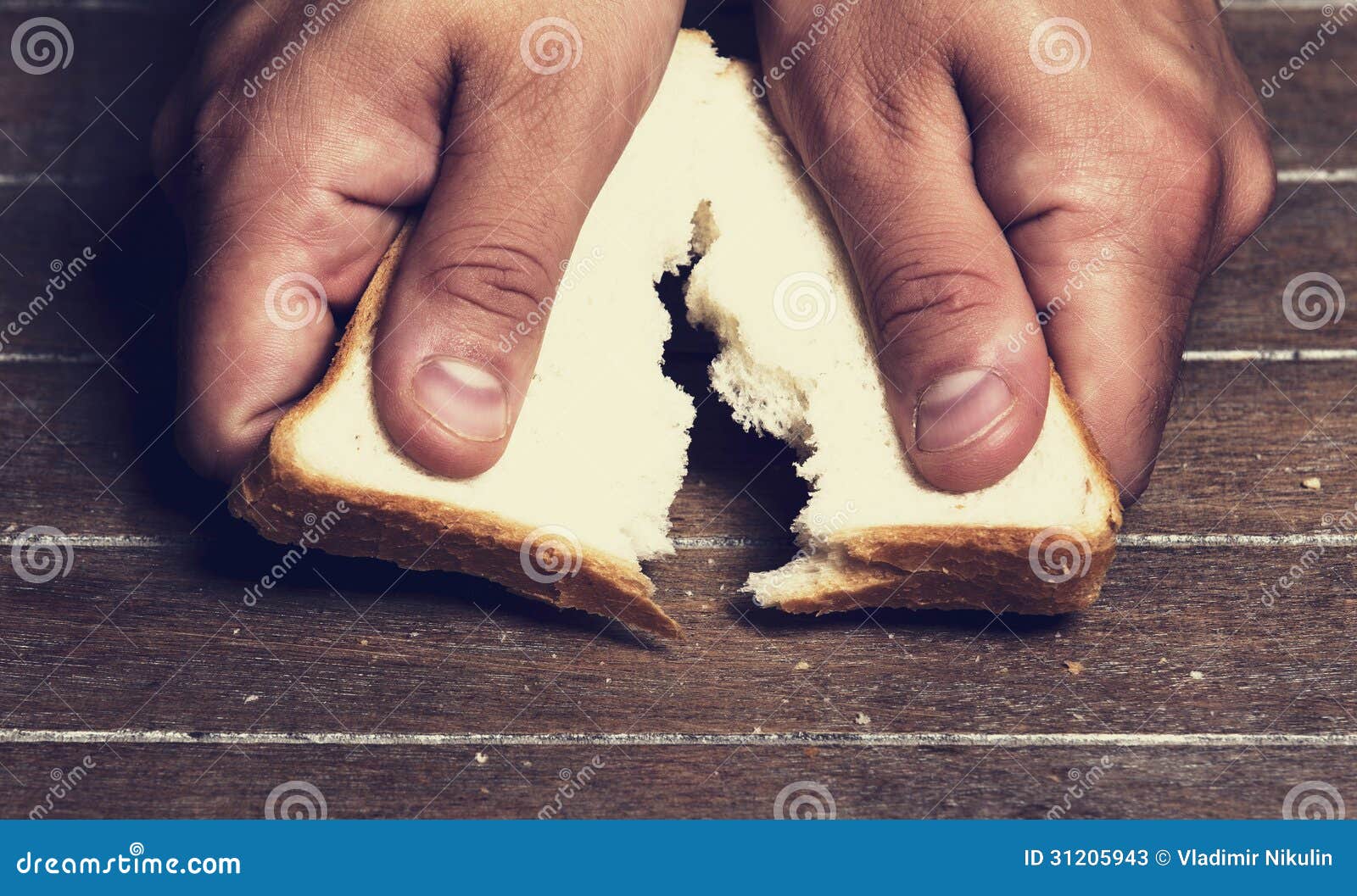 Fractura de un pan imagen de archivo. Imagen de revuelto - 31205943