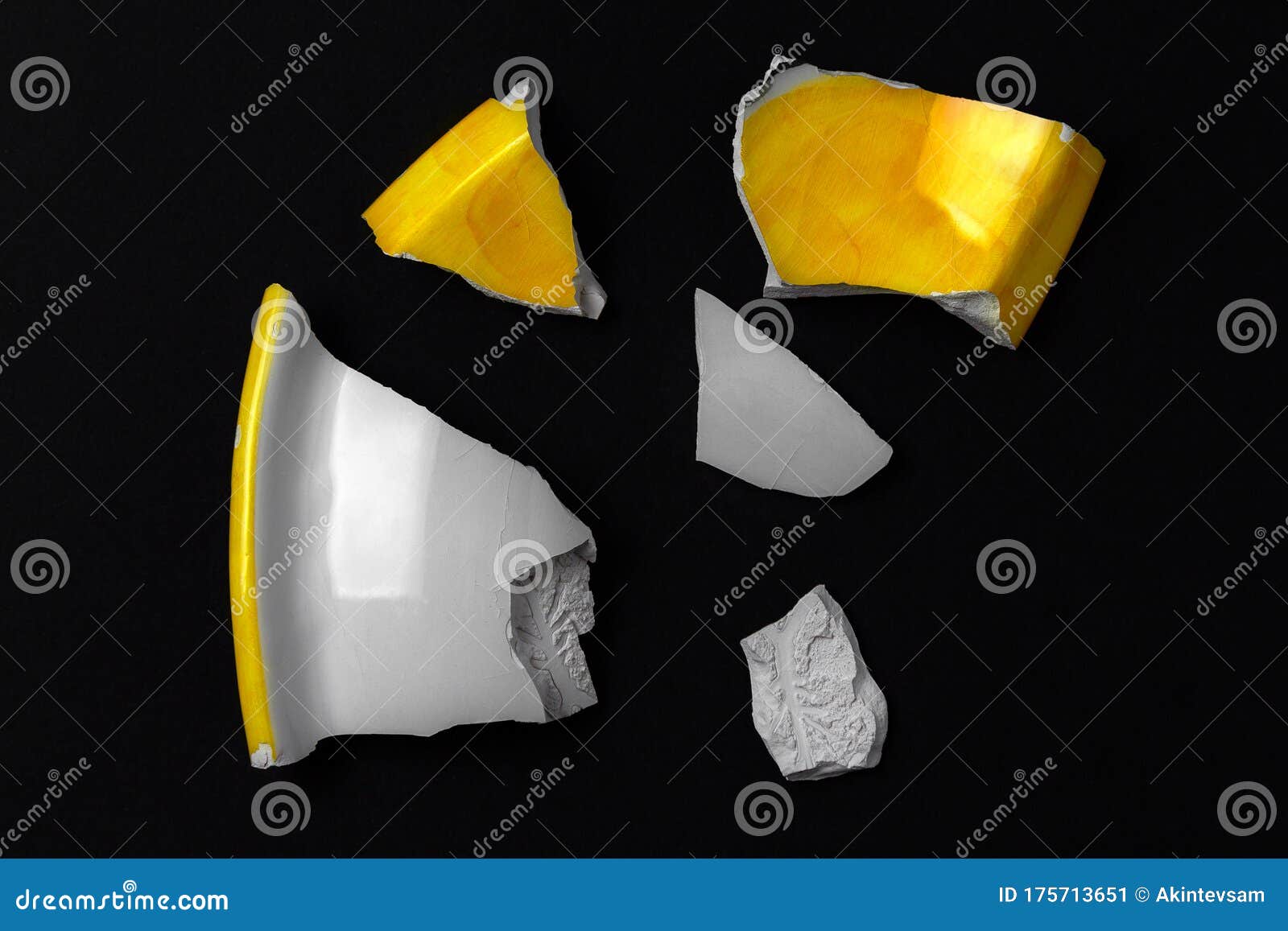 Fragments of a Broken Plate Stock Image - Image of kitchen, ceramics ...