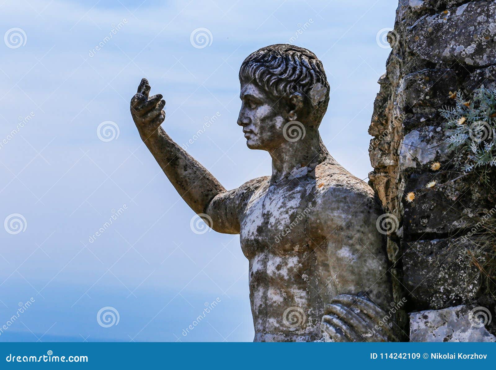 Fragmentstandbeeld Van Keizer Augustus Caesar Op Montesolaro Stock ...