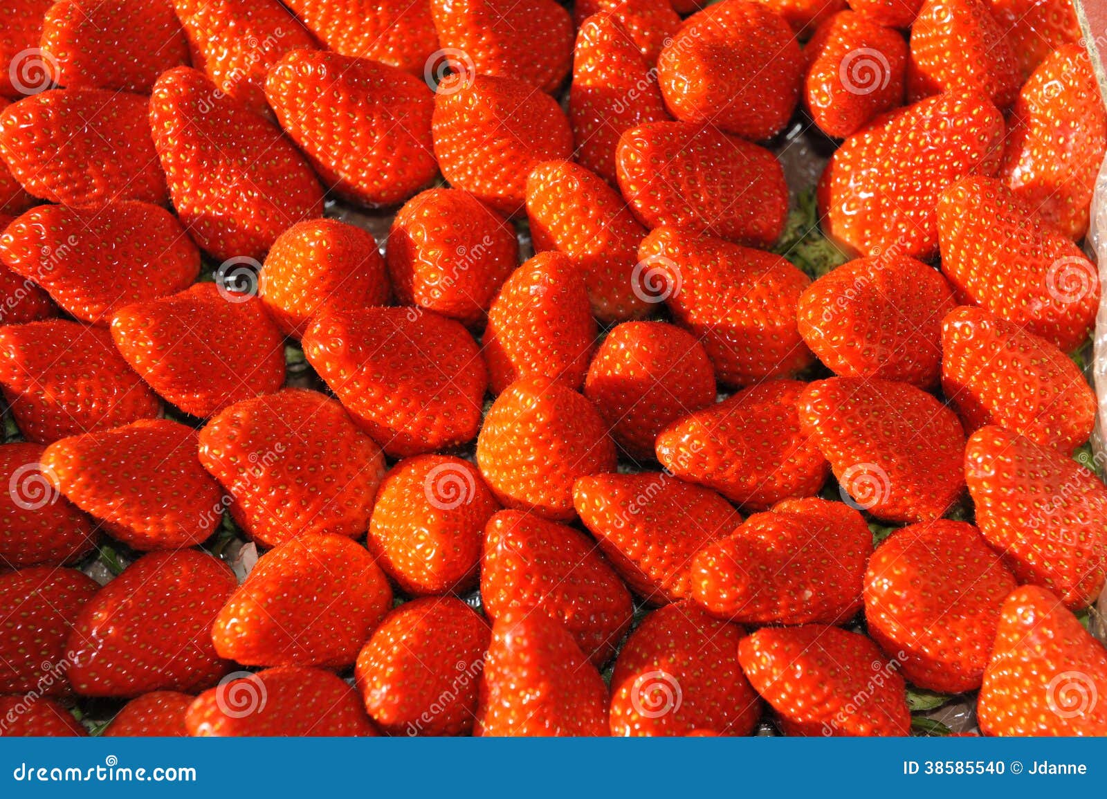 Fragola fotografia stock. Immagine di buongustaio, alimento - 38585540