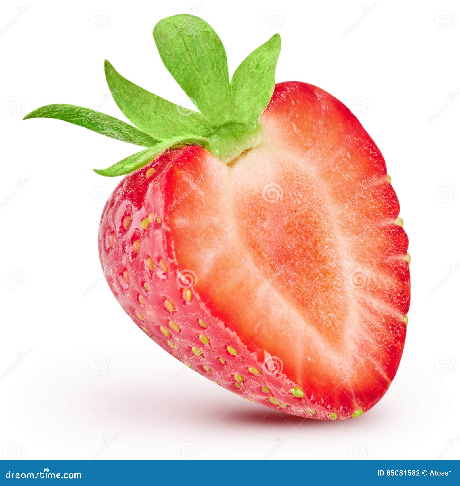 Fragola isolata su bianco fotografia stock. Immagine di bacca - 85081582