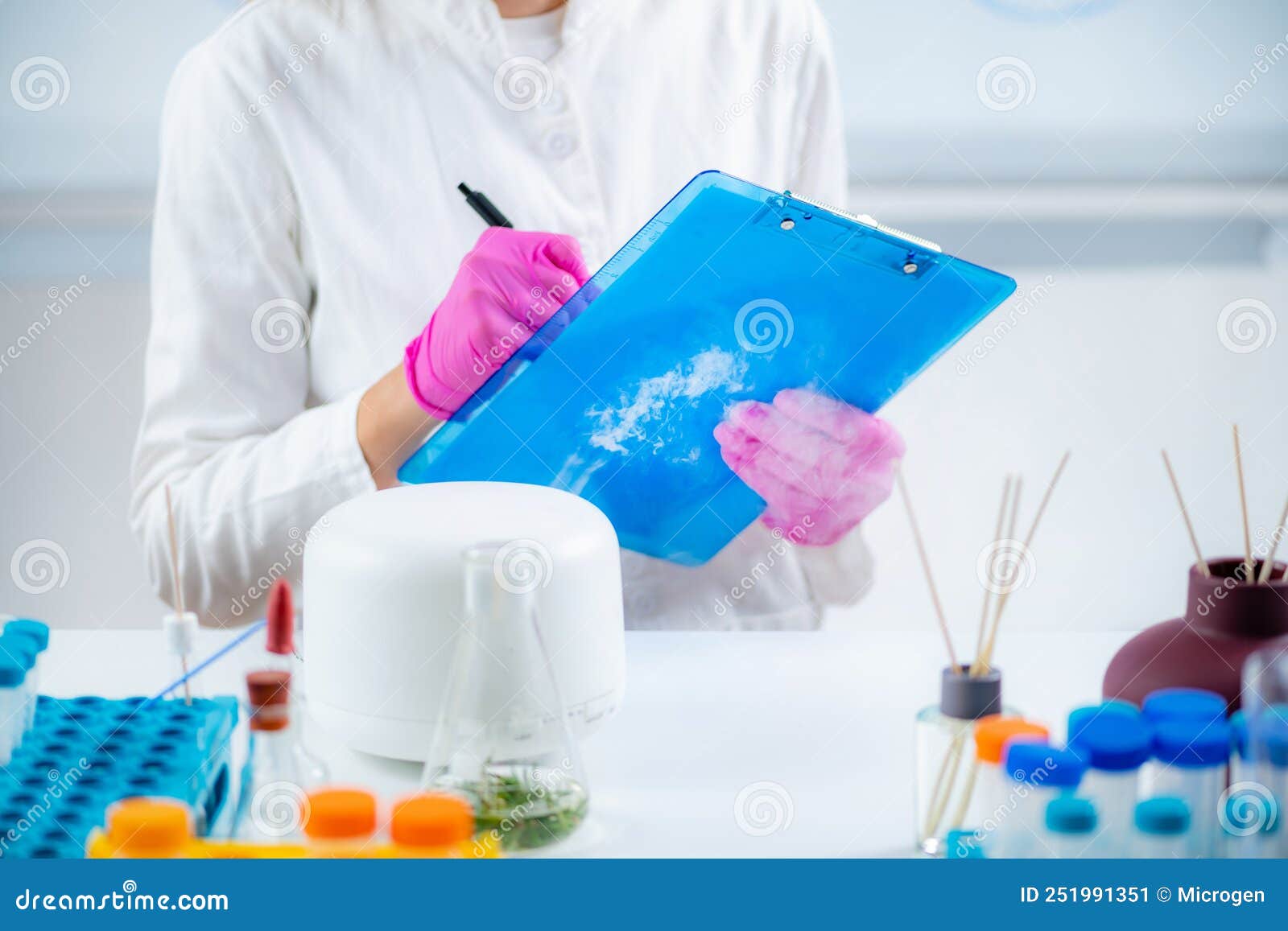 Fragrance Laboratory Analysis, Aromatherapy Essential Oil Diffuser and ...