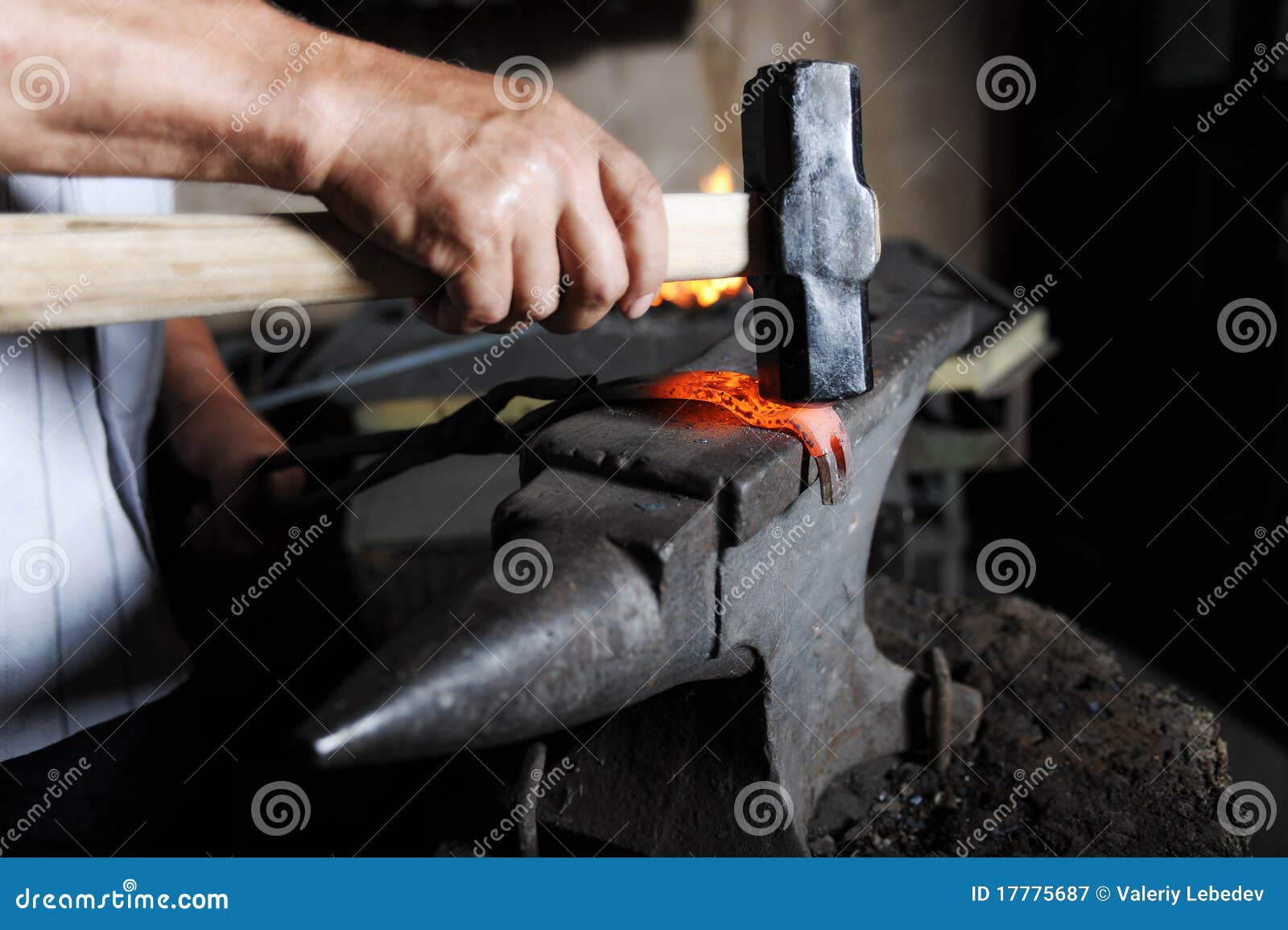 Fragua imagen de archivo. Imagen de haga, equipo, industrial - 17775687