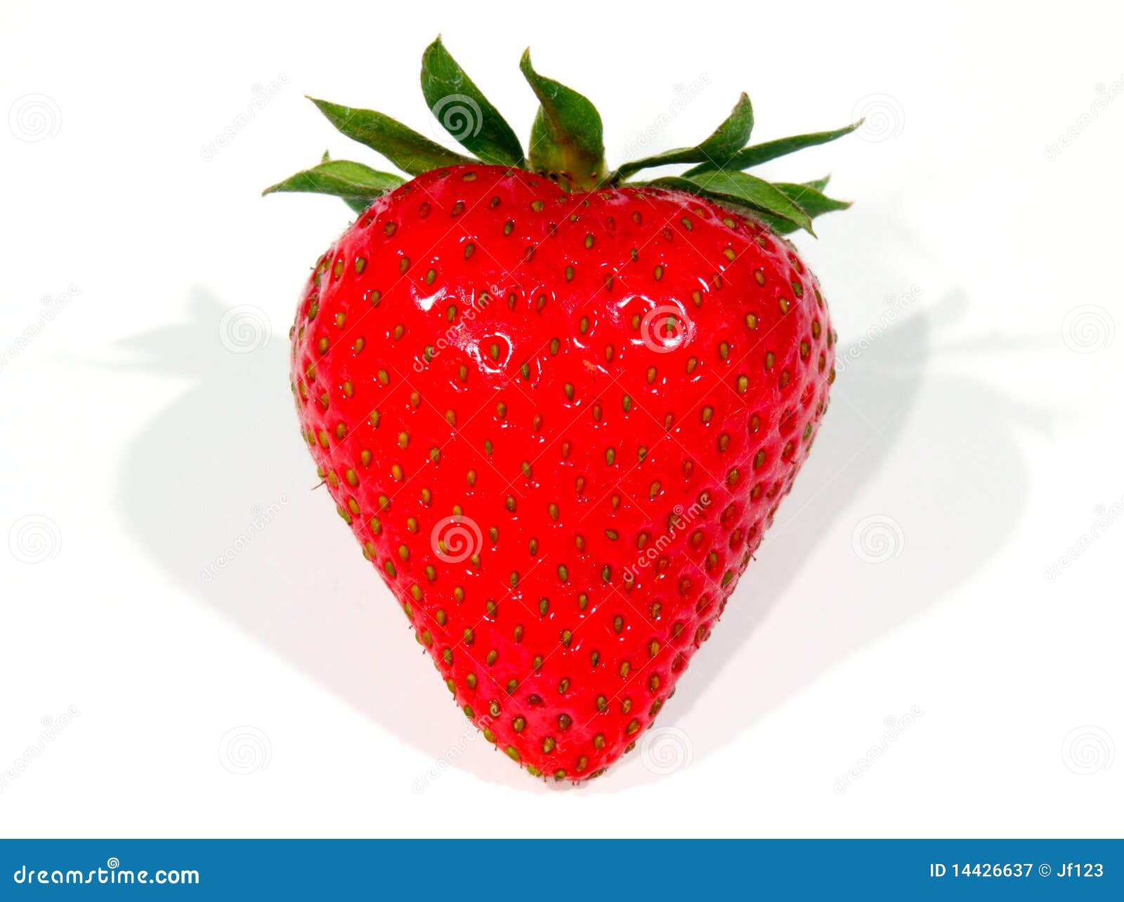 Fraise image stock. Image du fermer, simple, manger, isolement - 14426637