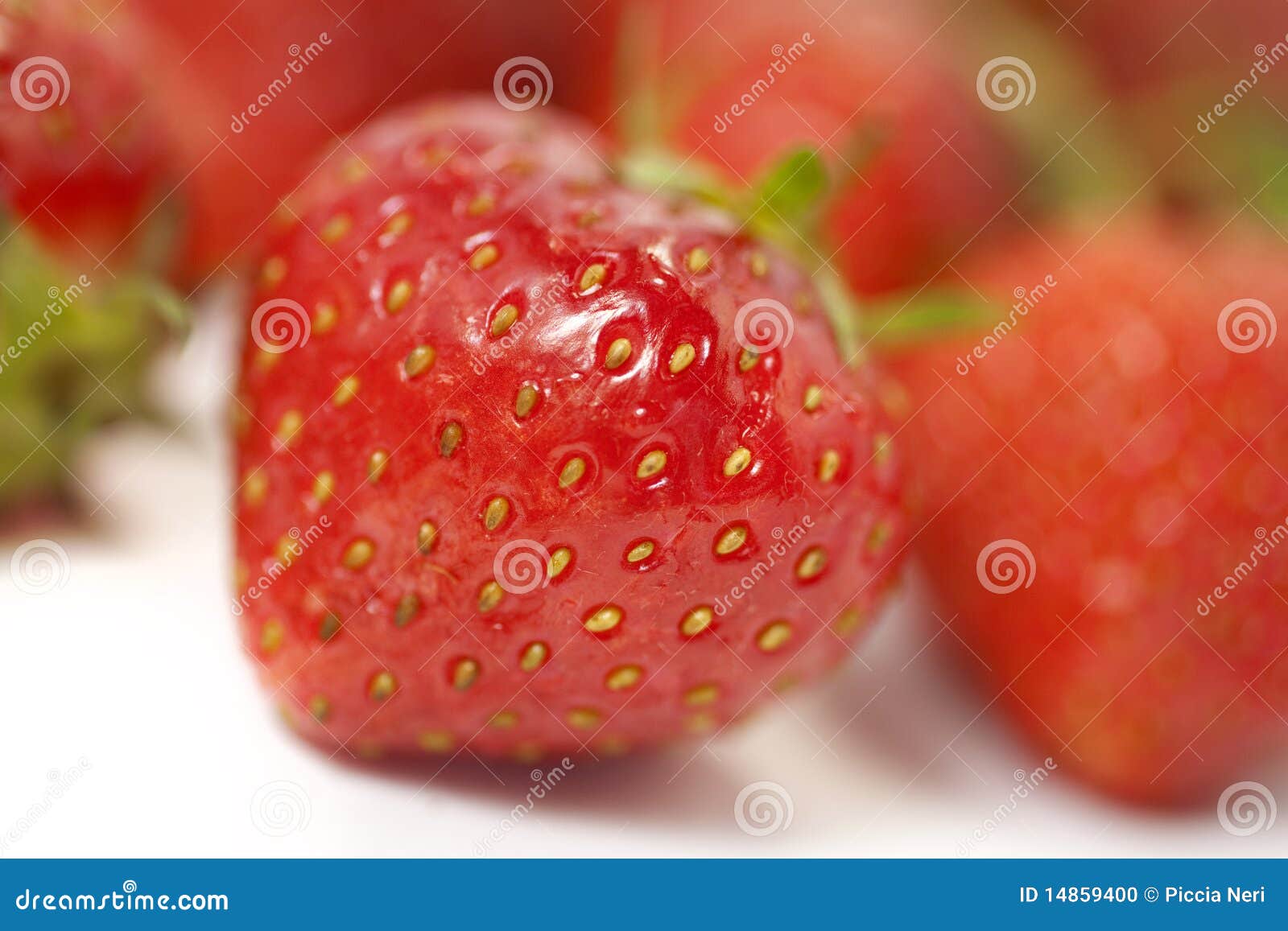 Fraise photo stock. Image du fond, jour, normal, fruits - 14859400