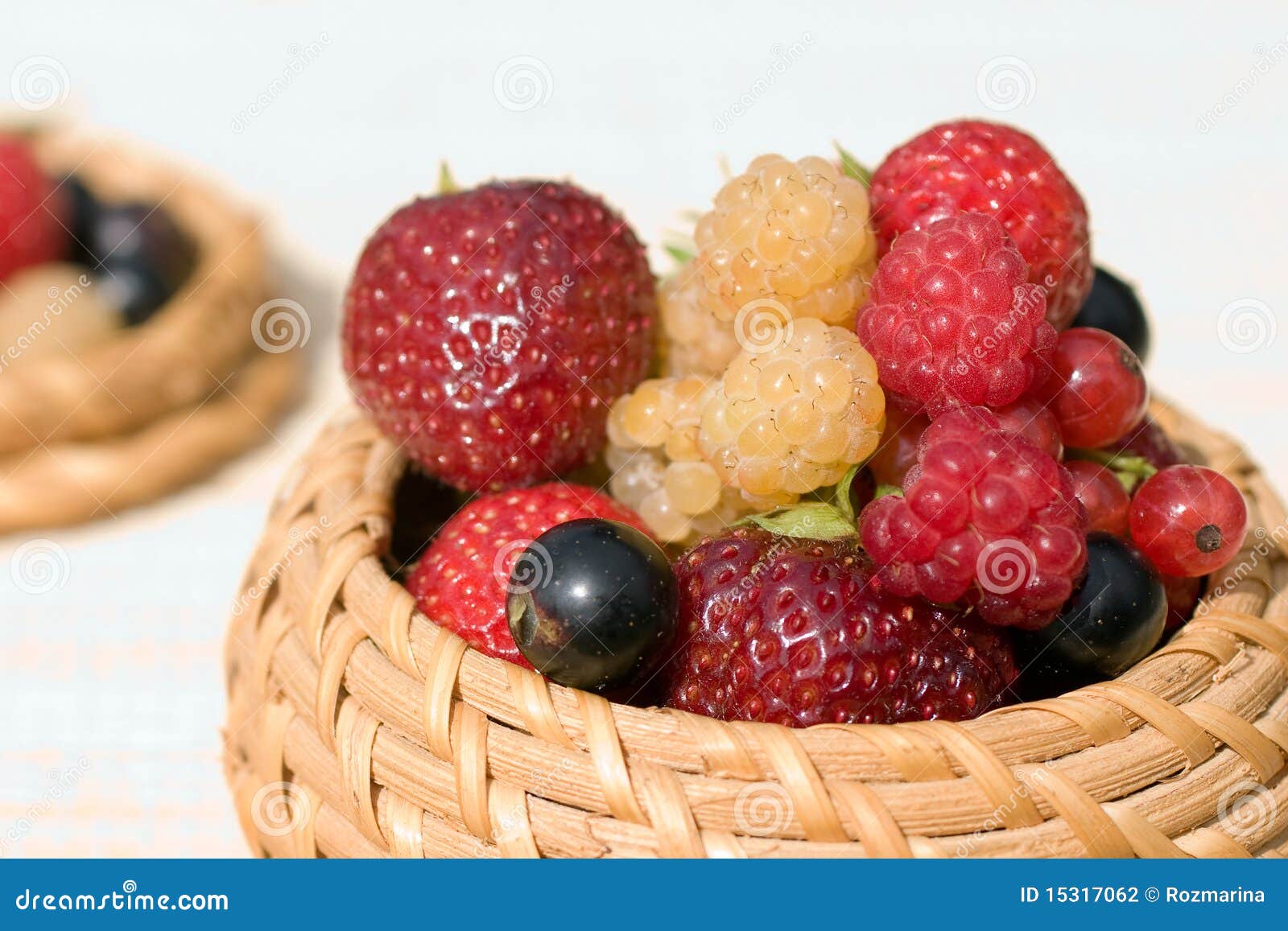 Fraise, Framboise, Cassis, Groseille Rouge Photo stock - Image du ...
