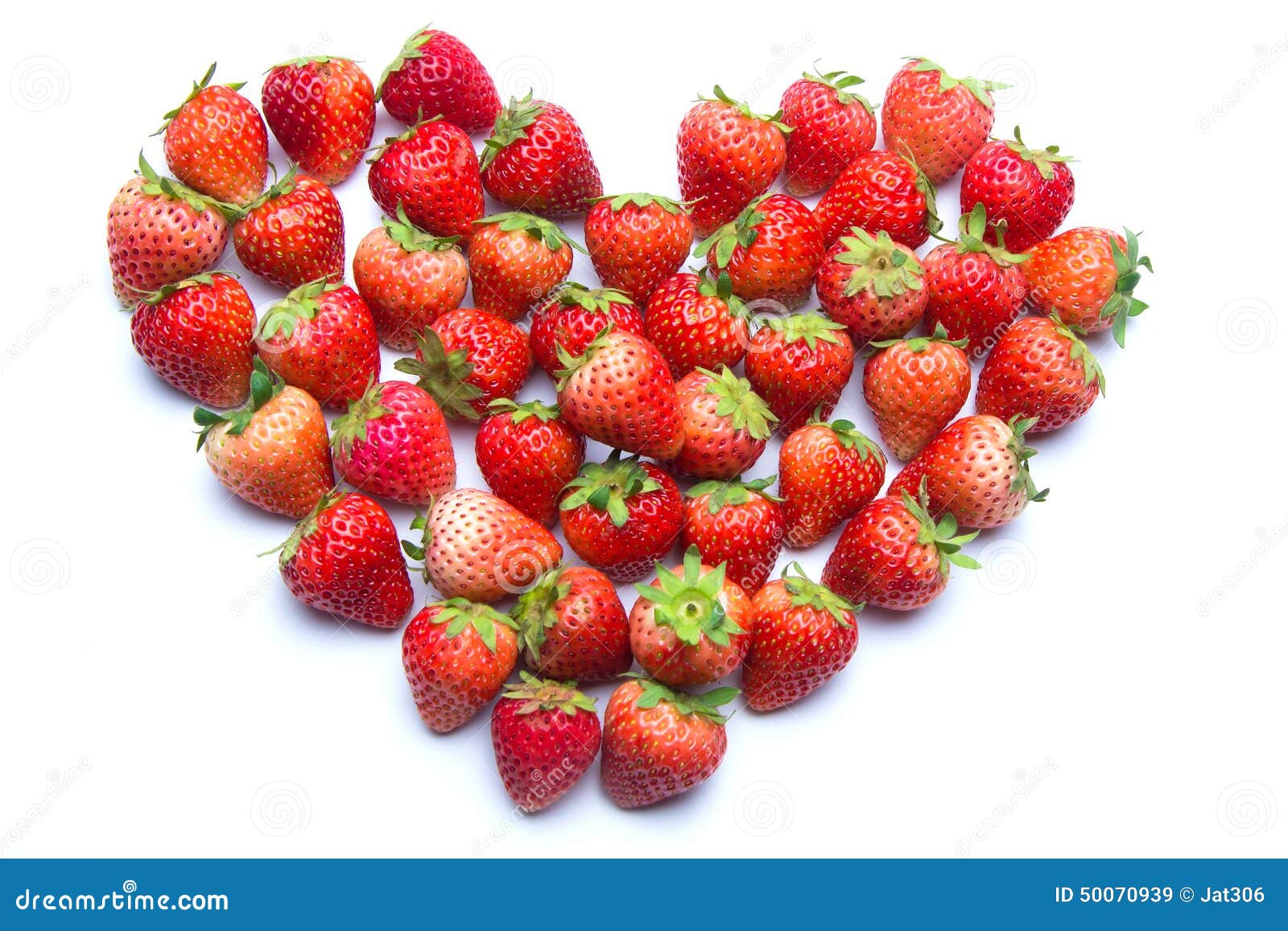 Fraises en forme de coeur image stock. Image du lame - 50070939