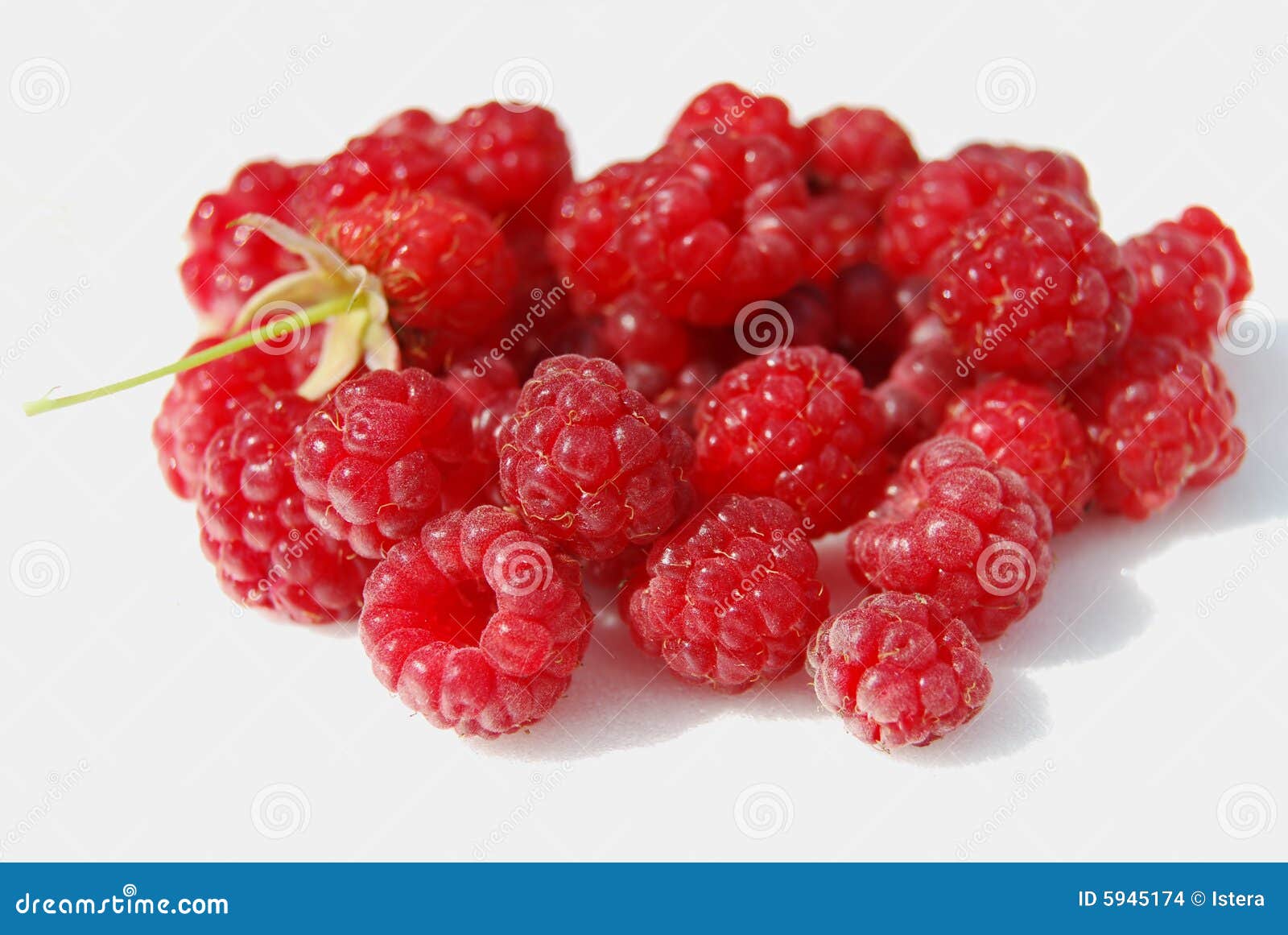 Framboos stock foto. Image of framboos, geïsoleerd, velen - 5945174