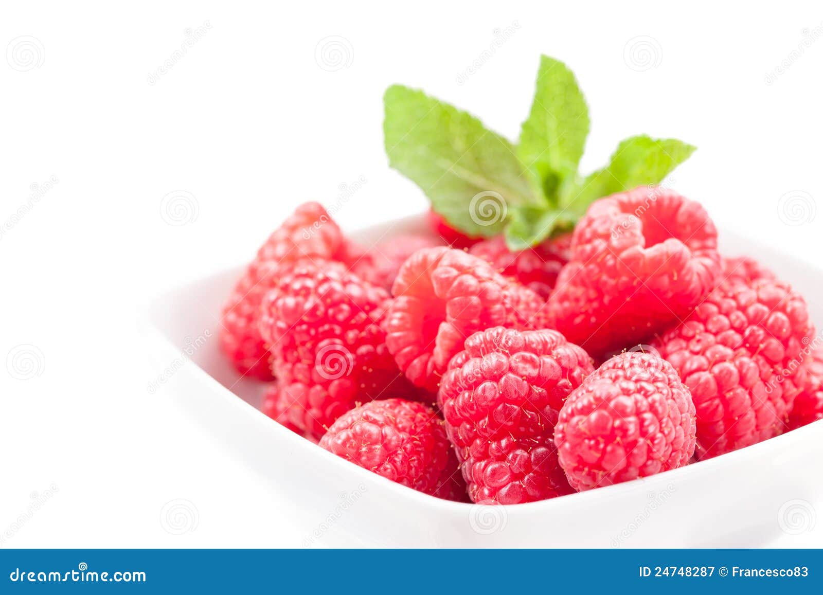 Frambuesas En El Fondo Blanco Imagen de archivo - Imagen de suculento ...