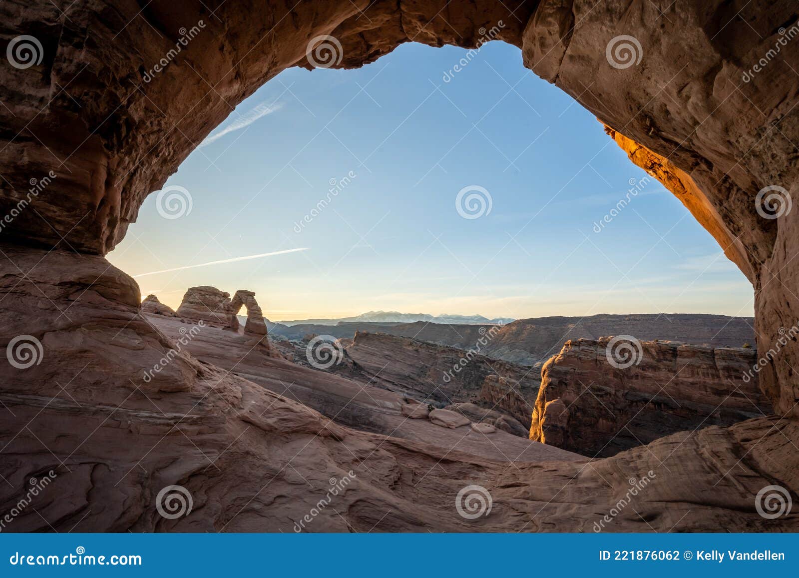 Frame Arch Framing Delicate Arch before Sunrise Stock Photo - Image of ...