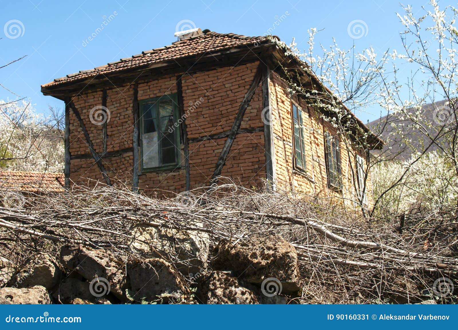 Frame-build farmhouse stock image. Image of build, nature - 90160331