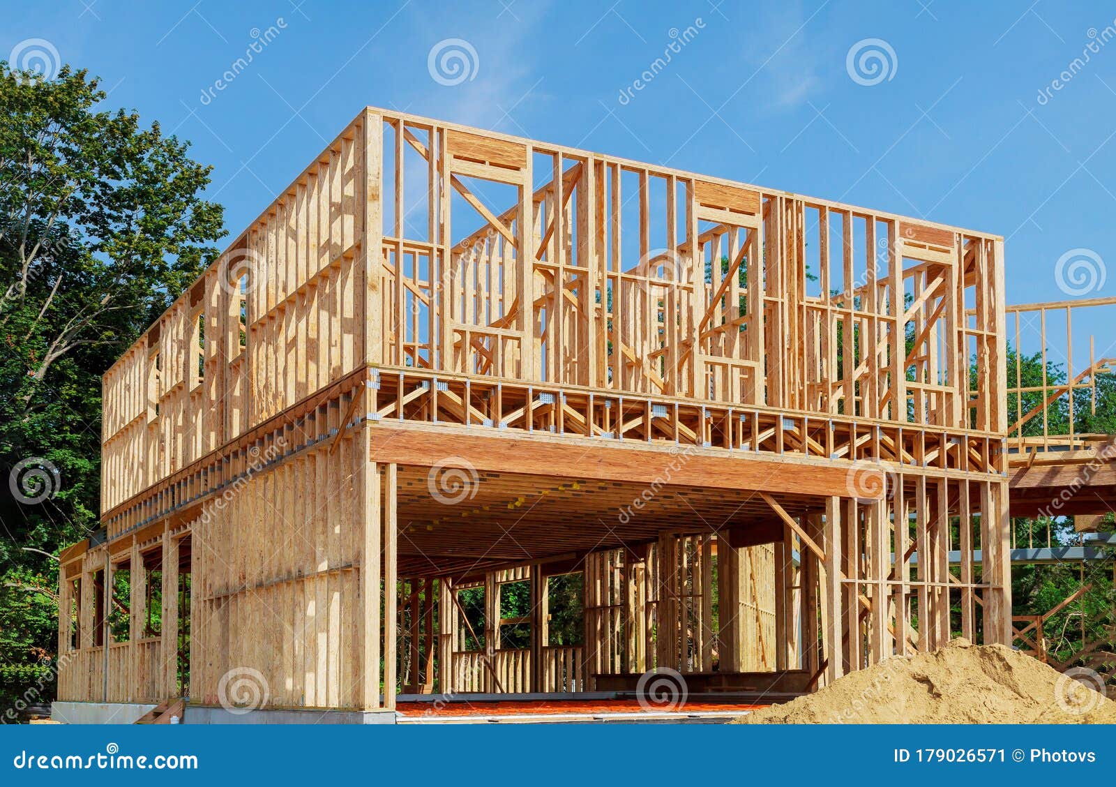 Framing Beam of New House Under Construction Home Framing Stock Image ...