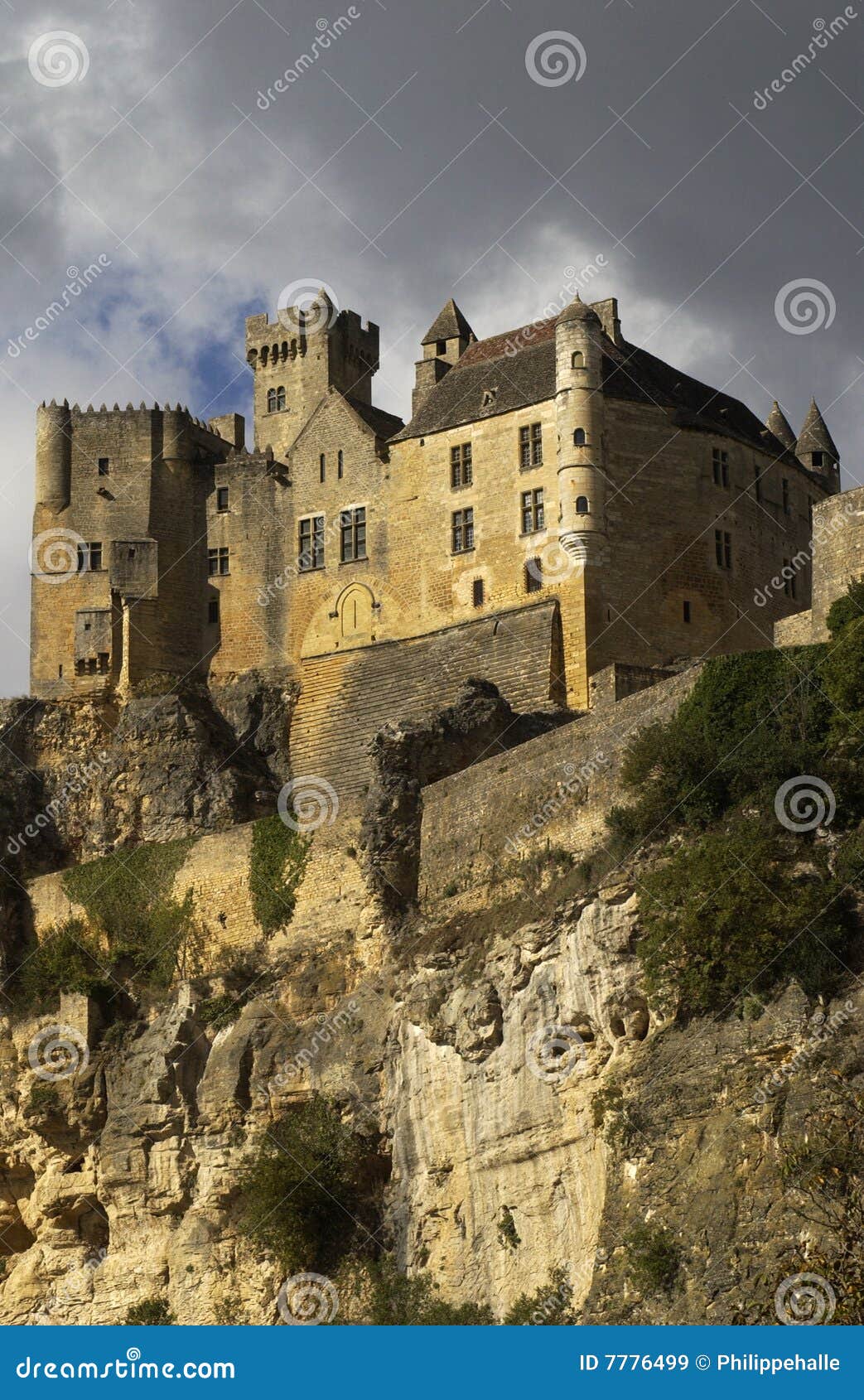 France, castle of Beynac stock image. Image of fountain - 7776499