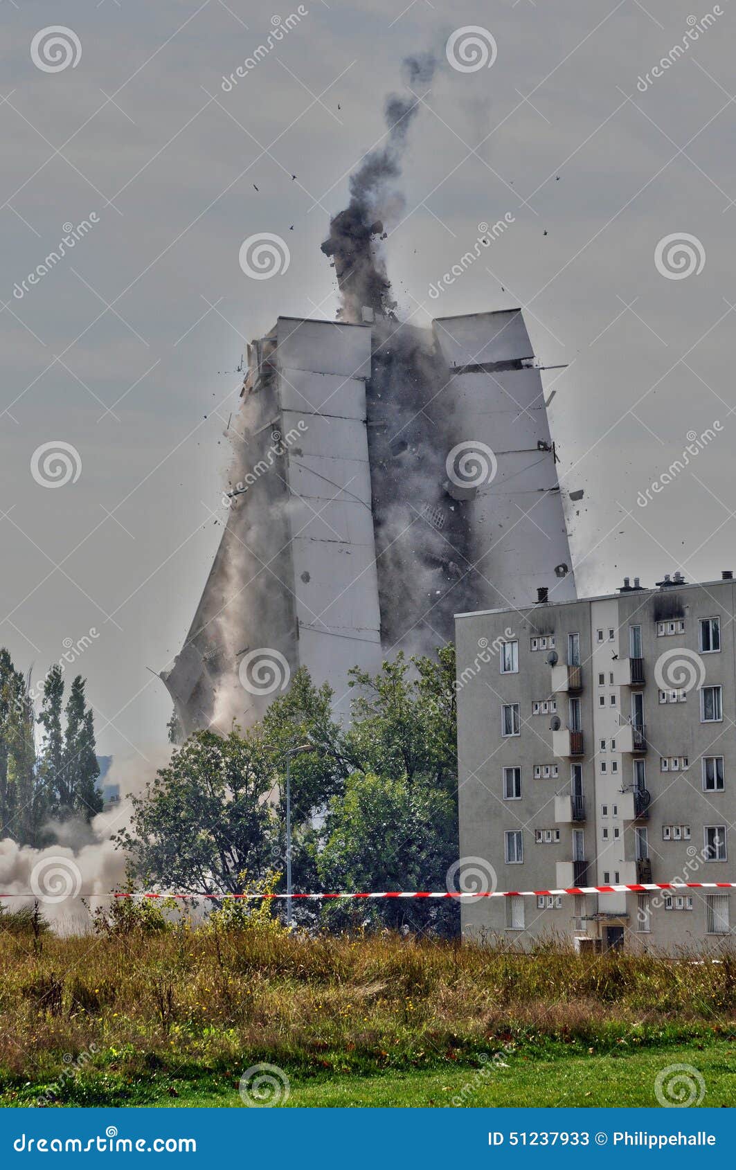France, Explosion of an Old Building in Les Mureaux Stock Image - Image ...