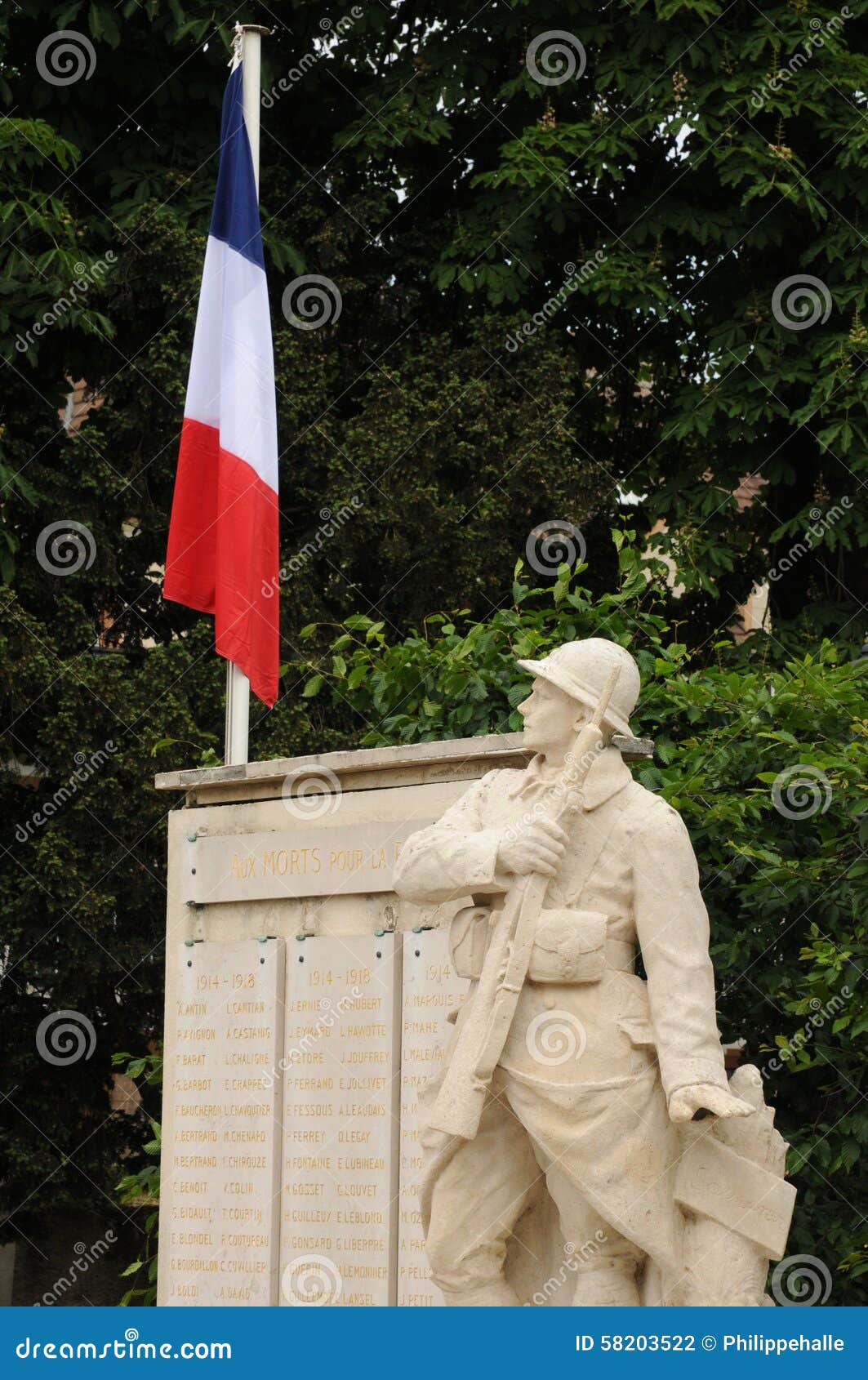 France, War Memorial of Les Mureaux Editorial Photography - Image of ...