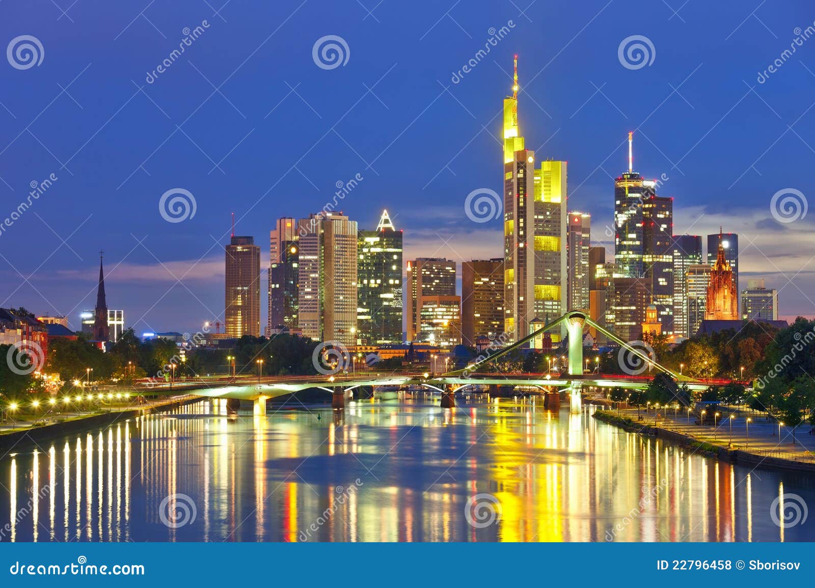 Francfort sur Main la nuit photo stock. Image of secteur - 22796458