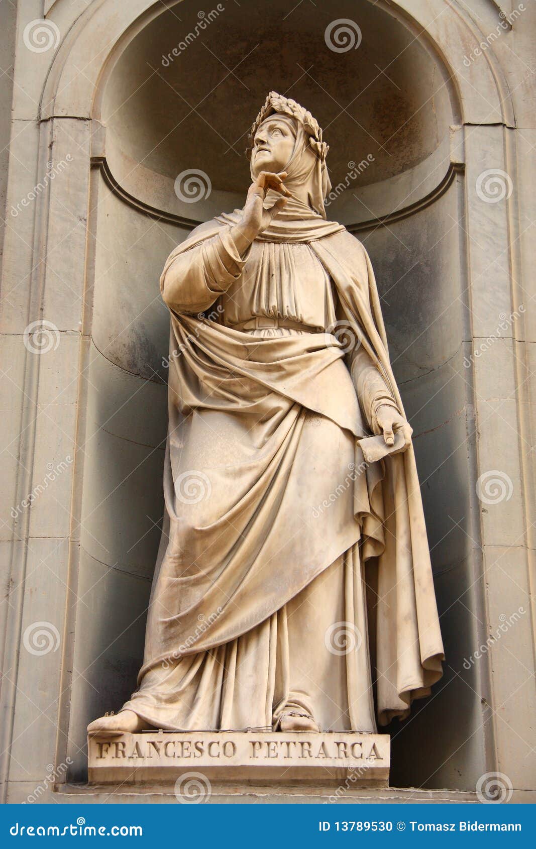 Francisco Petrarca foto de archivo. Imagen de escultura - 13789530