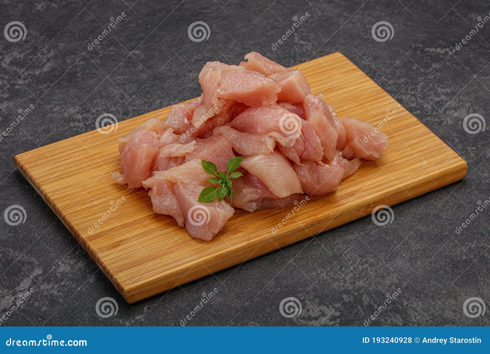 Frango Cru Picado Para Cozinhar Foto de Stock - Imagem de ingrediente ...