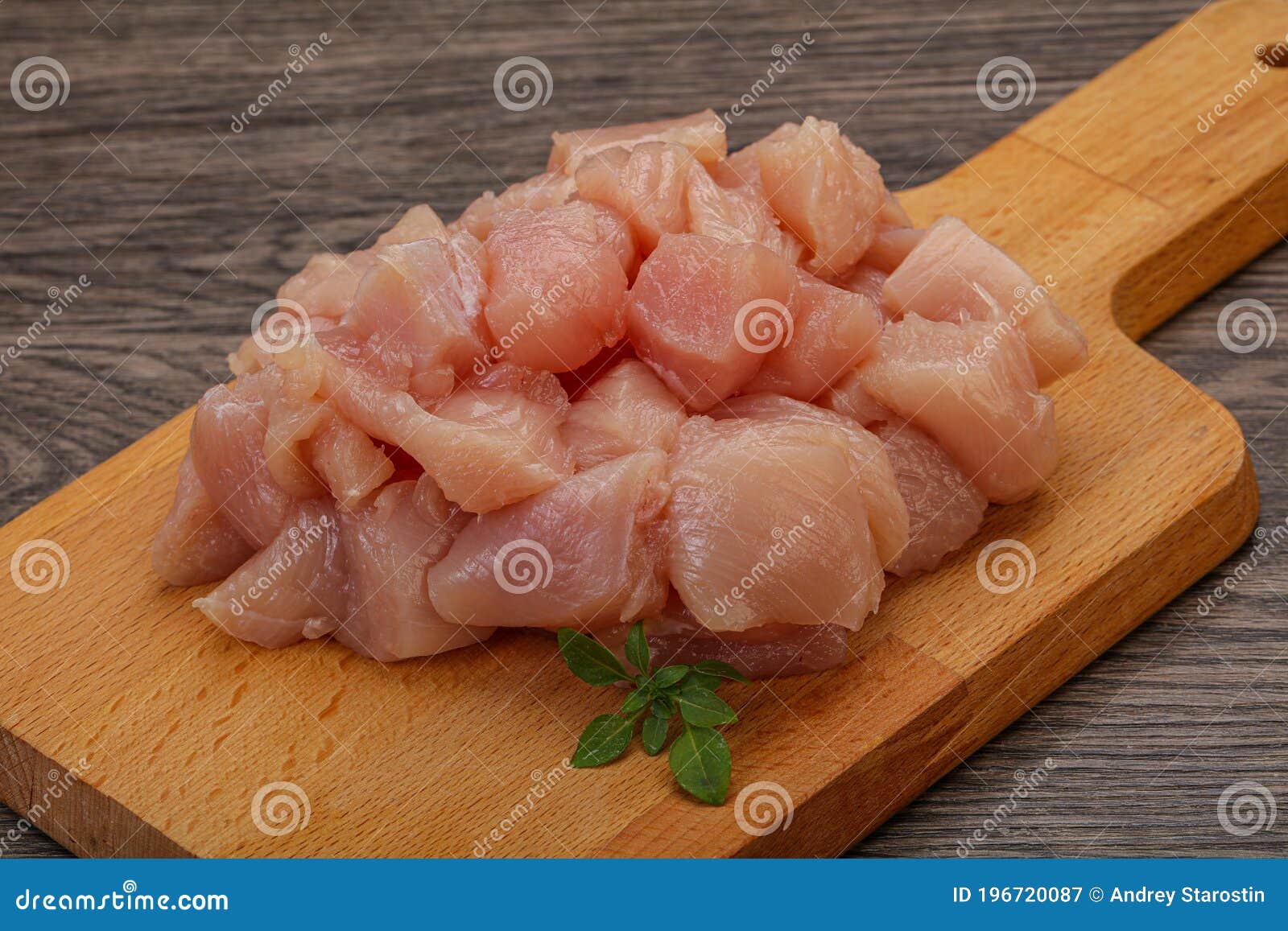 Frango Cru Picado Para Cozinhar Imagem de Stock - Imagem de fresco ...