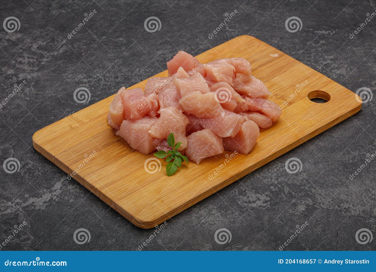 Frango Cru Picado Para Cozinhar Imagem de Stock - Imagem de desossado ...