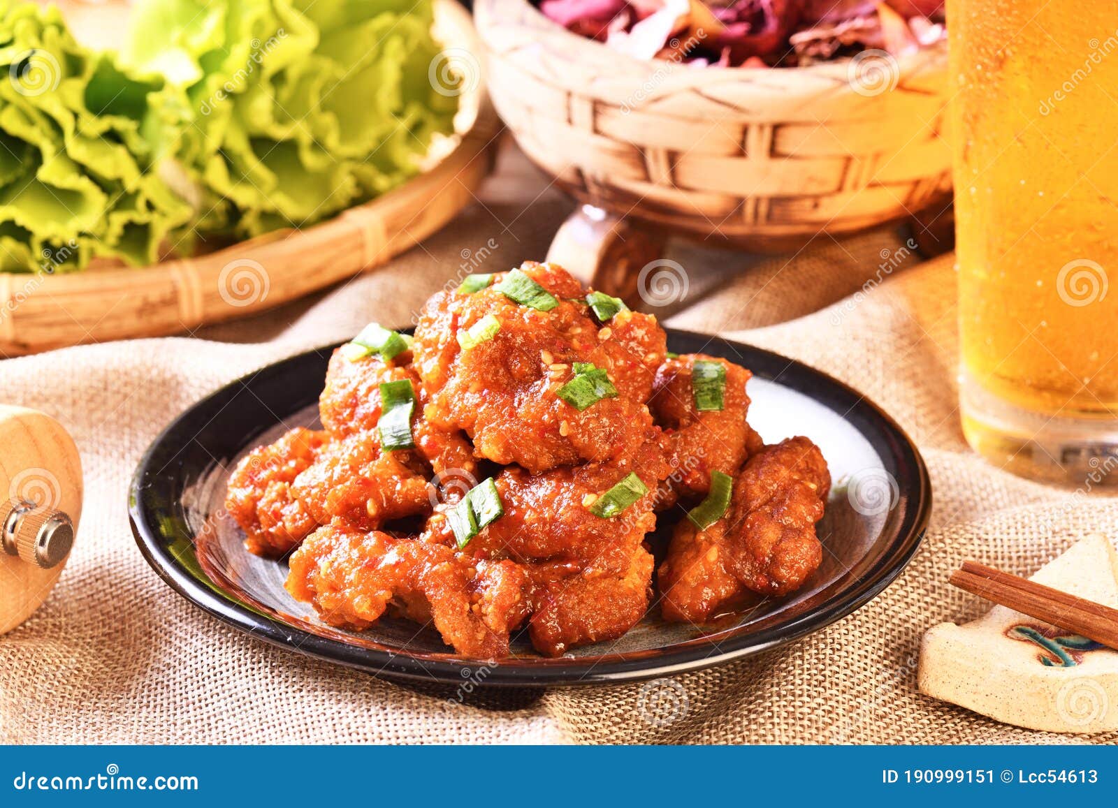 Frango frito coreano imagem de stock. Imagem de carne - 190999151
