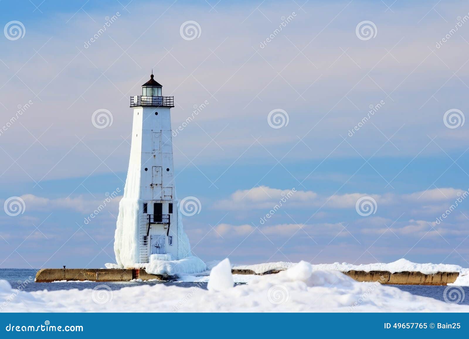 Frankfort Lighthouse in Ice Stock Image - Image of pier, lighthouse ...