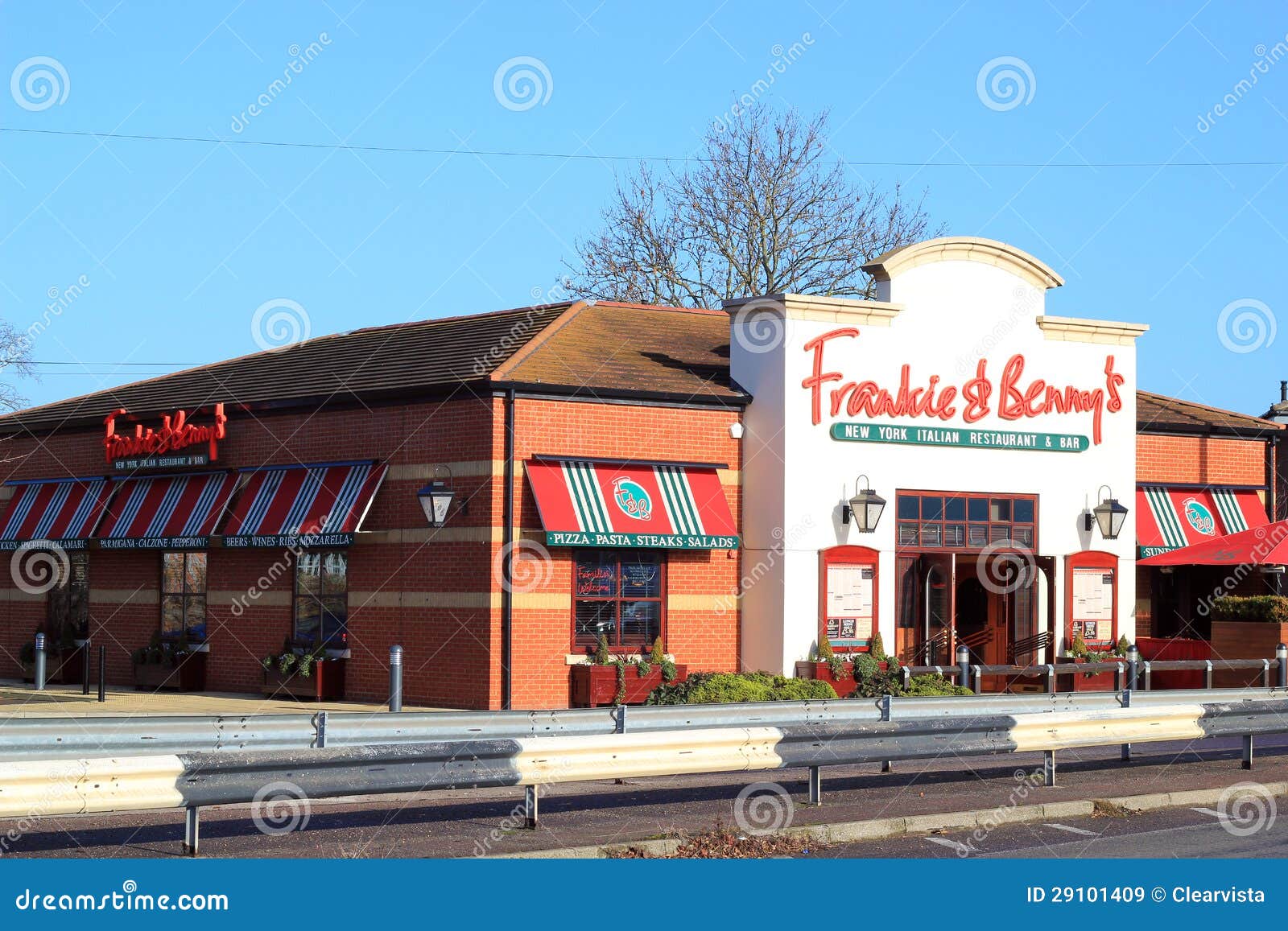Frankie and Bennys Restaurant. Editorial Stock Image - Image of united ...