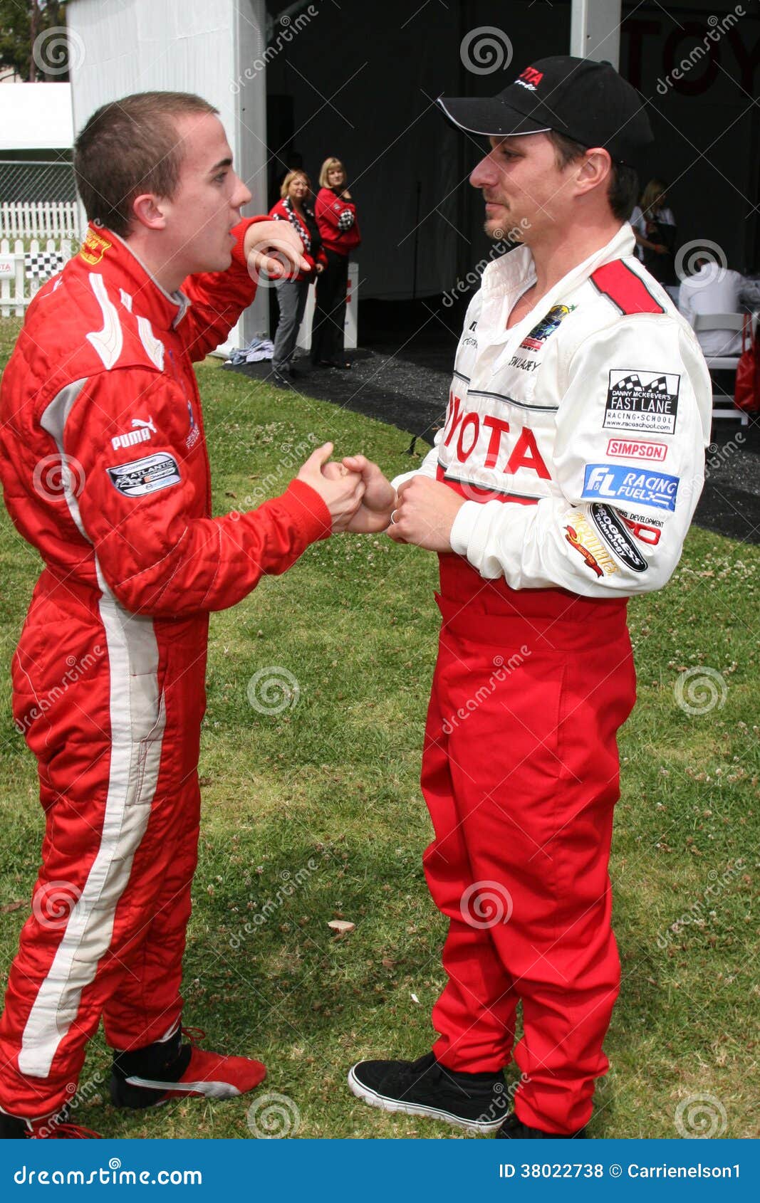 Frankie Muniz, Drew Lachey editorial stock photo. Image of press - 38022738