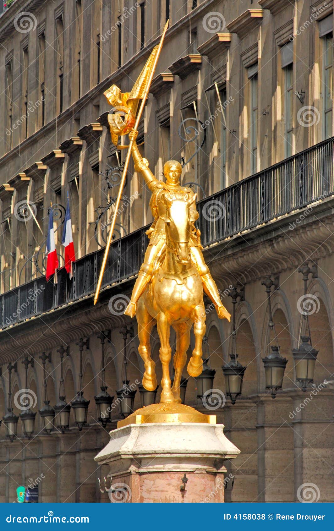 Frankreich, Paris: Statue Jeanne D Des Lichtbogens Stockfoto - Bild von ...