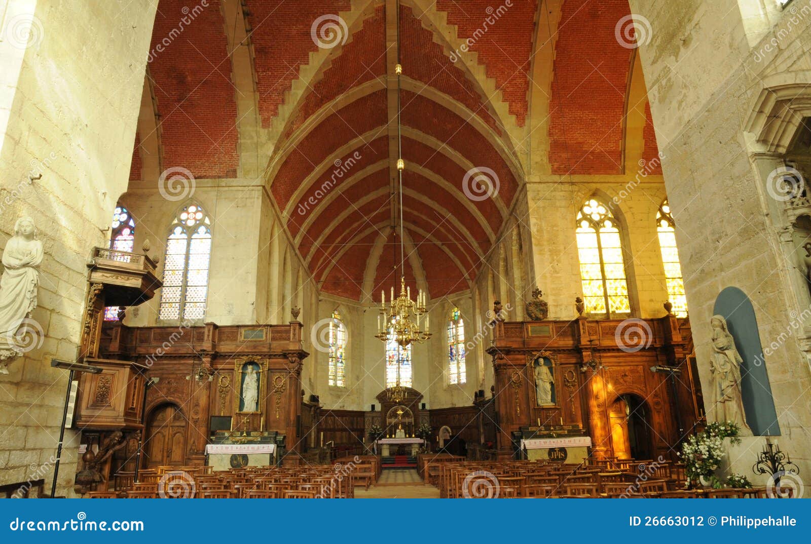 Frankrijk, De Collegiale Kerk Van Ecouis in L Eure Stock Foto - Image ...