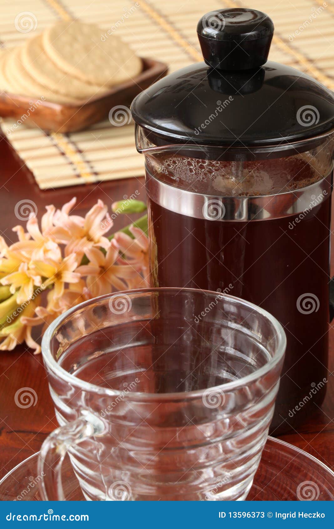 Franse pers met koffie stock afbeelding. Image of koffie - 13596373