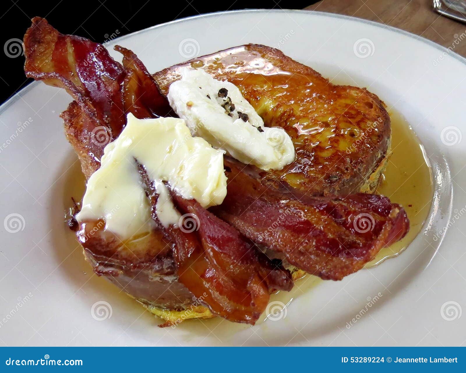 Franse Toost Met Bacon En Stroop Stock Foto - Image of room, boter ...