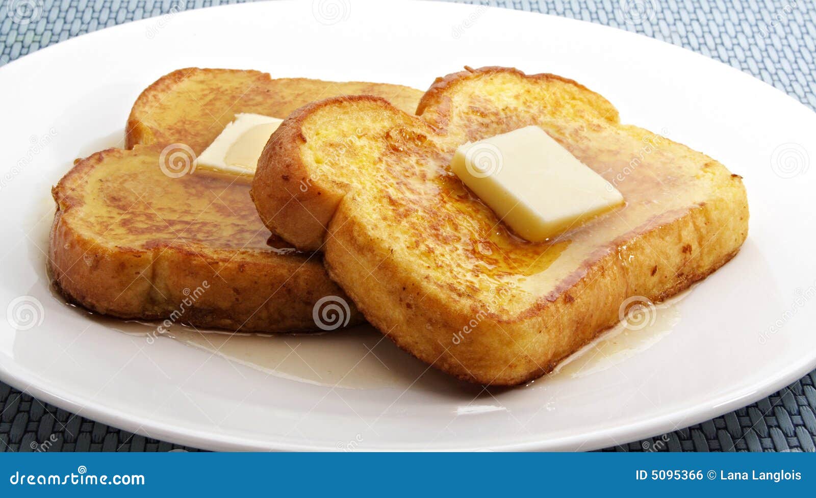 Franse toost met boter stock foto. Image of ontbijt, frans - 5095366