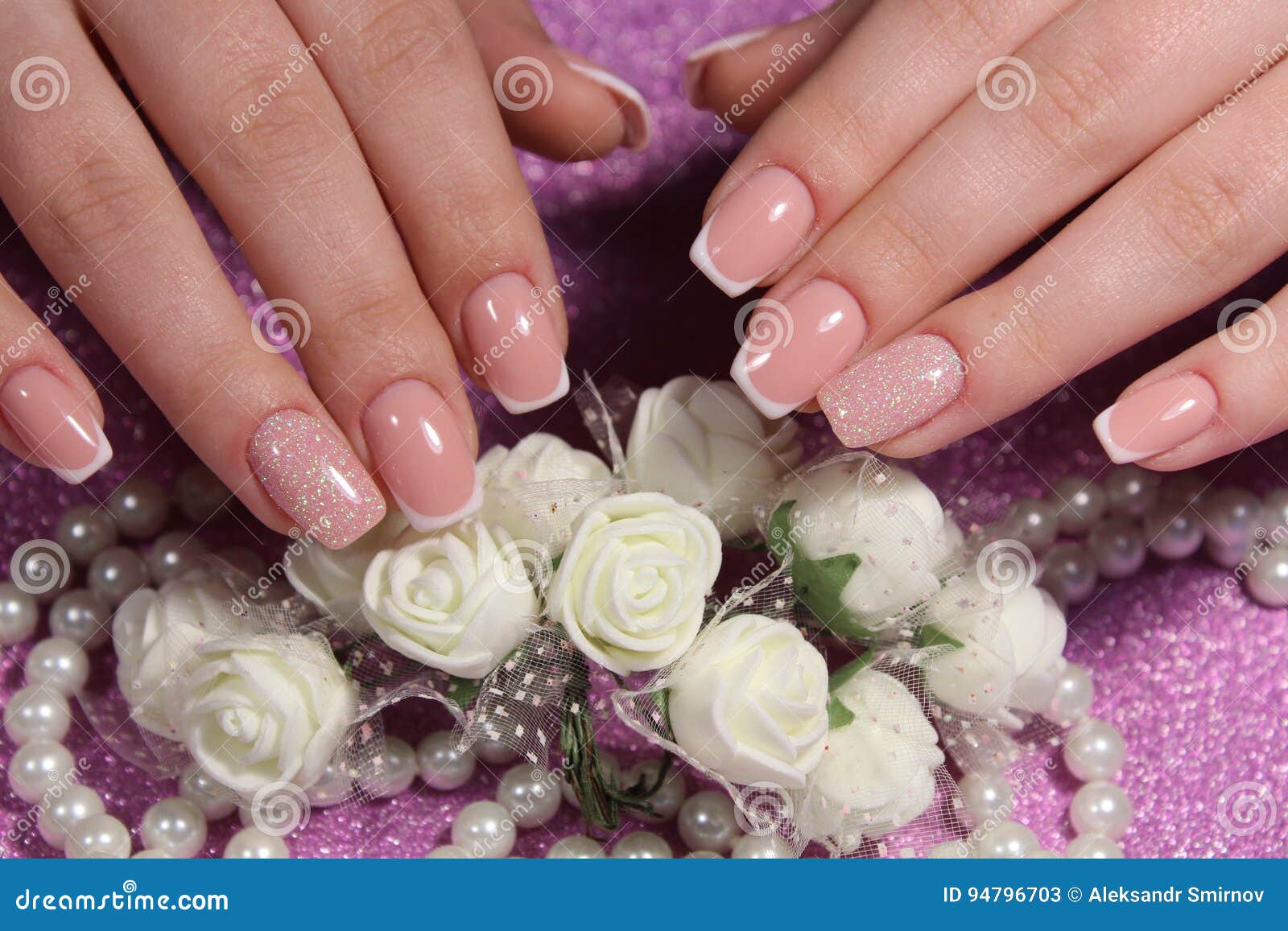 Fransk Manikyr Spikar Design Fotografering för Bildbyråer - Bild av ...