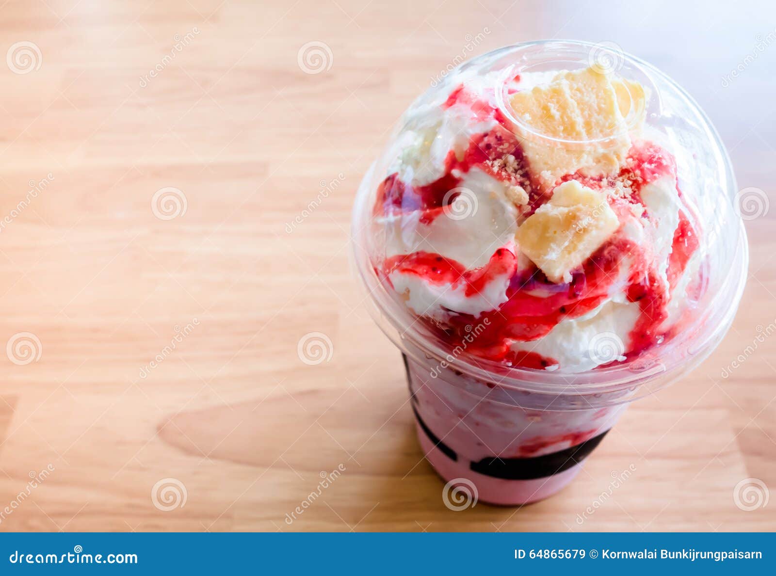 Frappe de la fresa imagen de archivo. Imagen de conjunto - 64865679