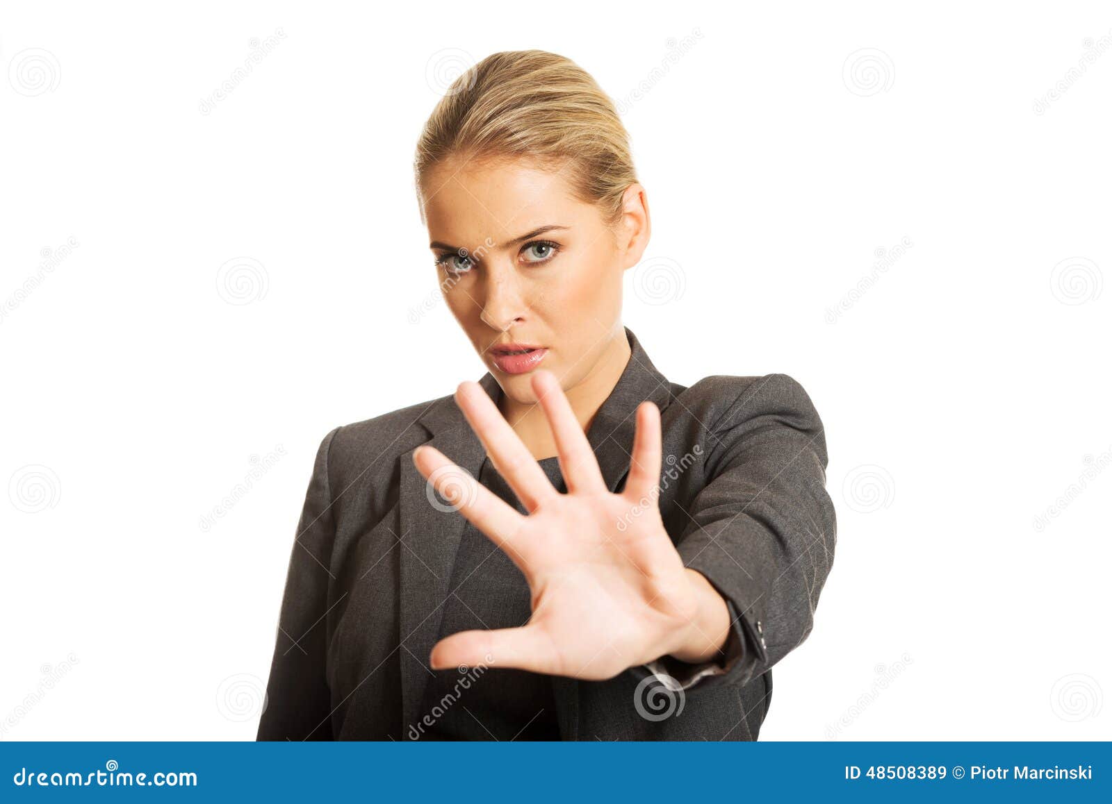 Frau, Die Ein Stoppschild Mit Ihrer Hand Macht Stockbild - Bild von ...