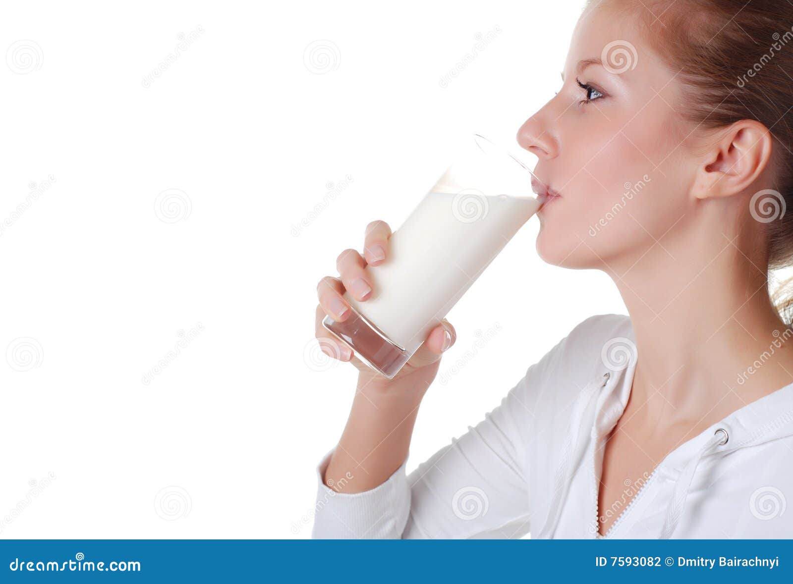 Frau mit Glas Milch stockfoto. Bild von gesund, getränk - 7593082