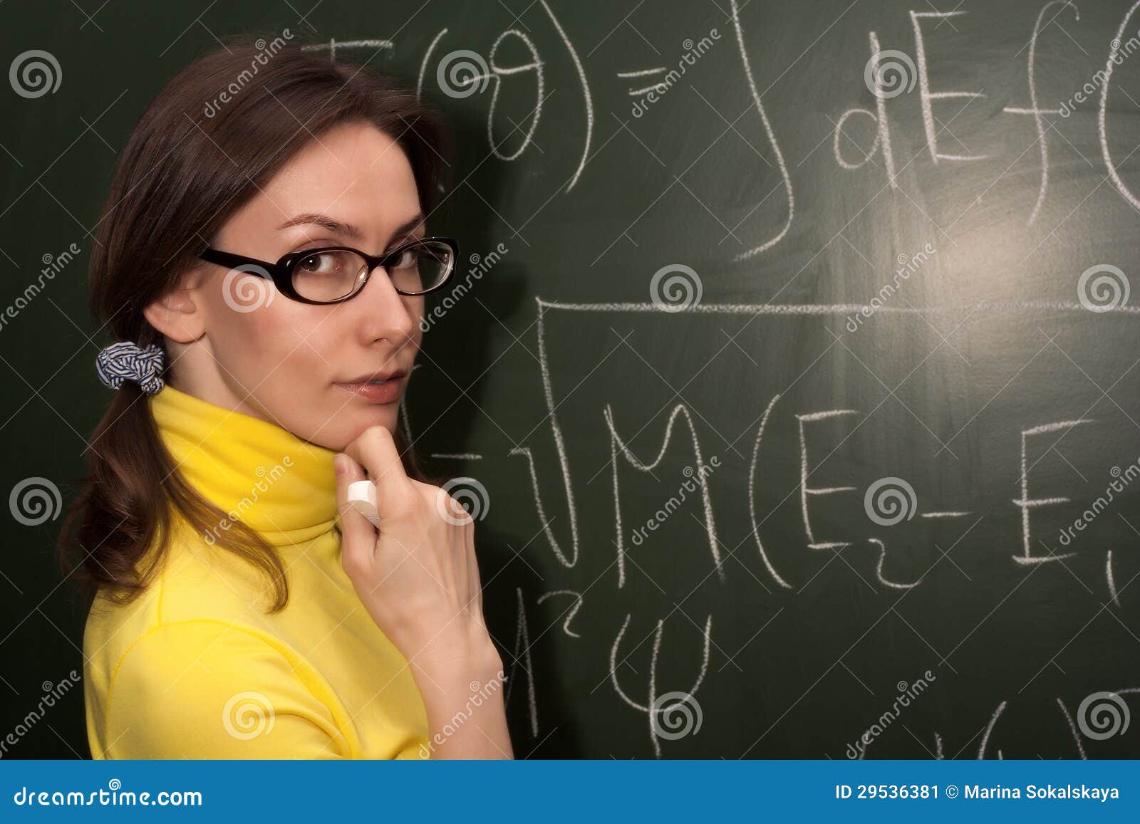 Frauenprofessorstudenten-Kreidevorstand Stockbild - Bild von professor ...