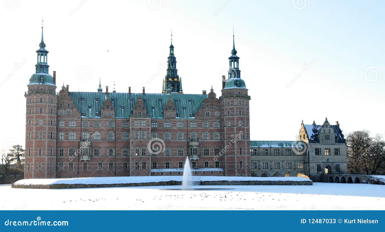 Frederiksborg Castle, Denmark Stock Image - Image of lake, freeze: 12487033
