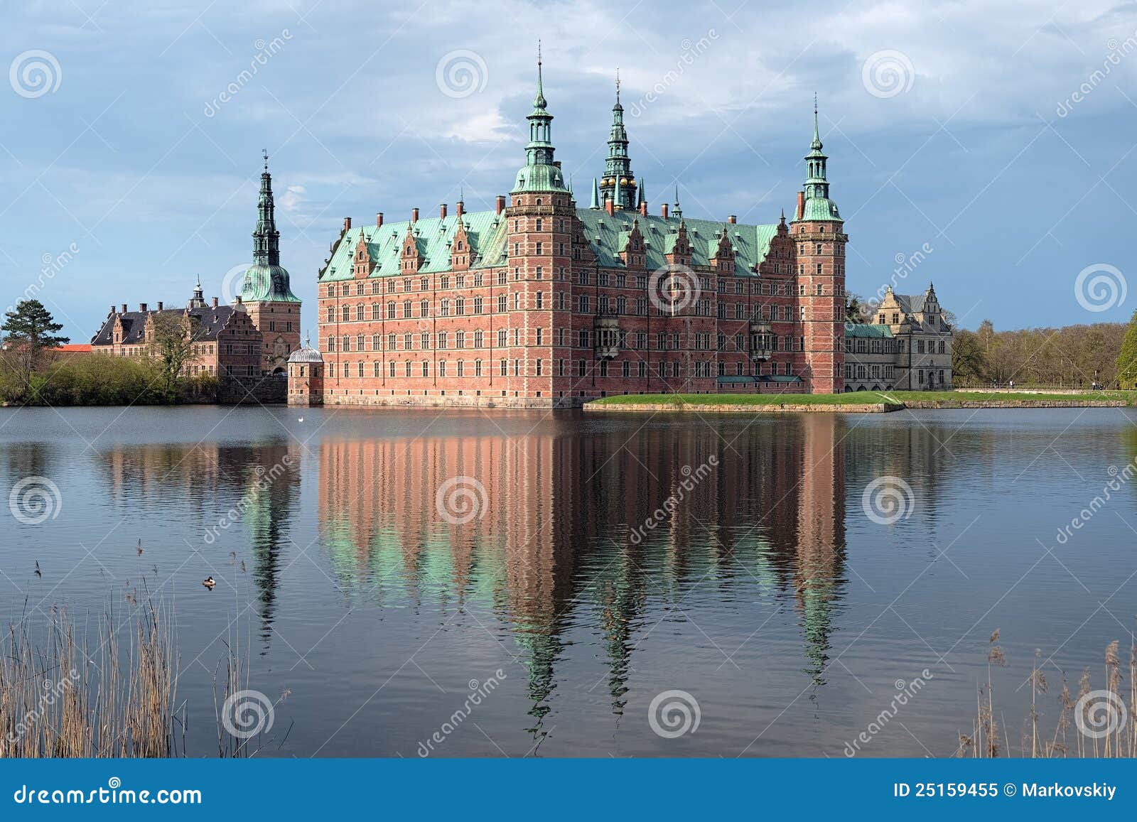 Frederiksborg Palace in Hillerod, Denmark Stock Image - Image of grass ...