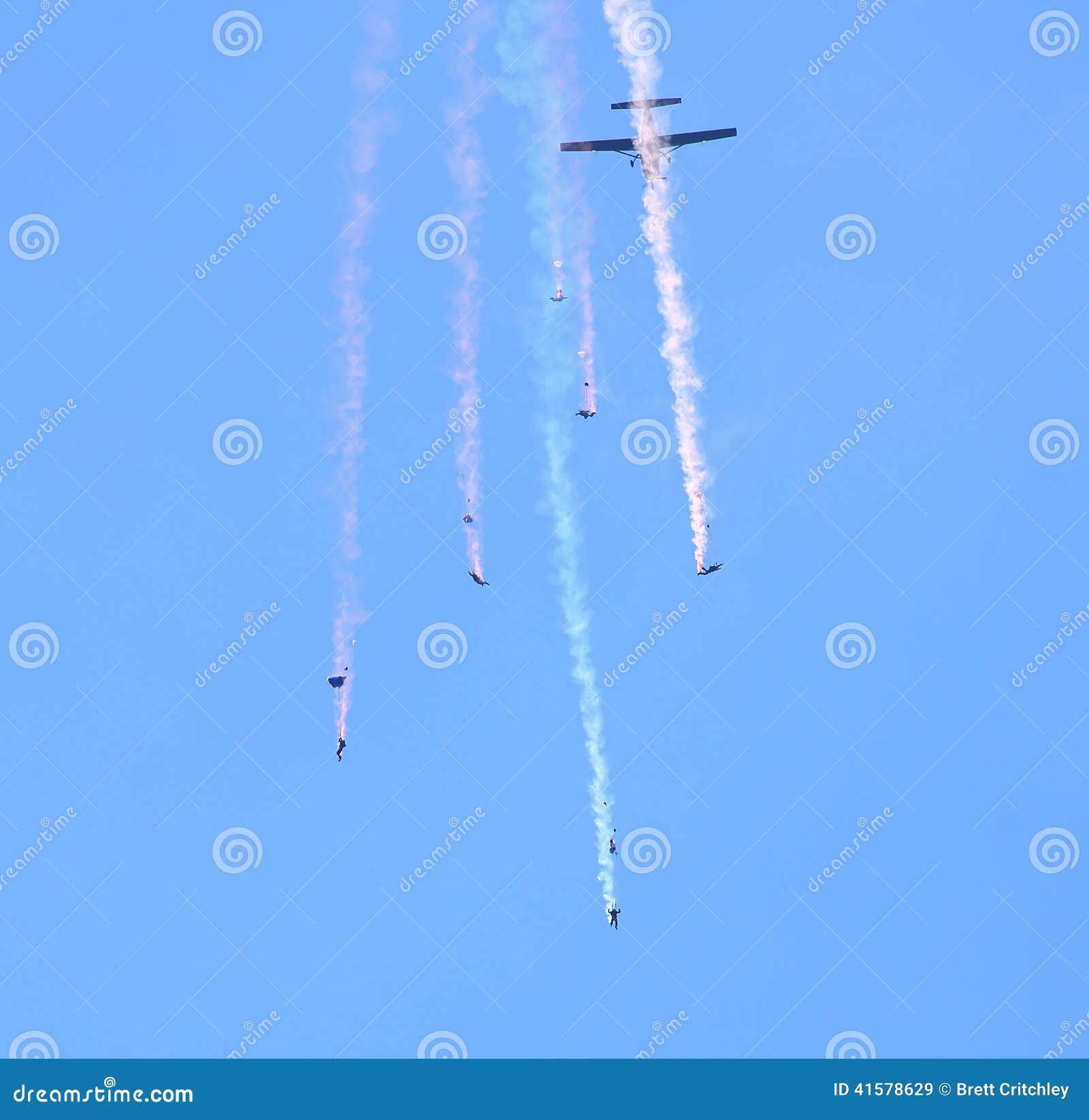 Free Fall Falling Parachutists Parachuting Stock Image - Image of ...