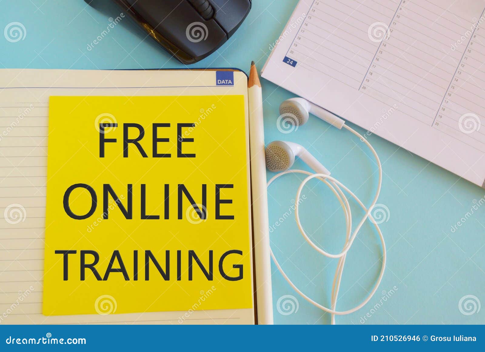 Free Online Training Concept Top View with Black Mouse and Notebook ...