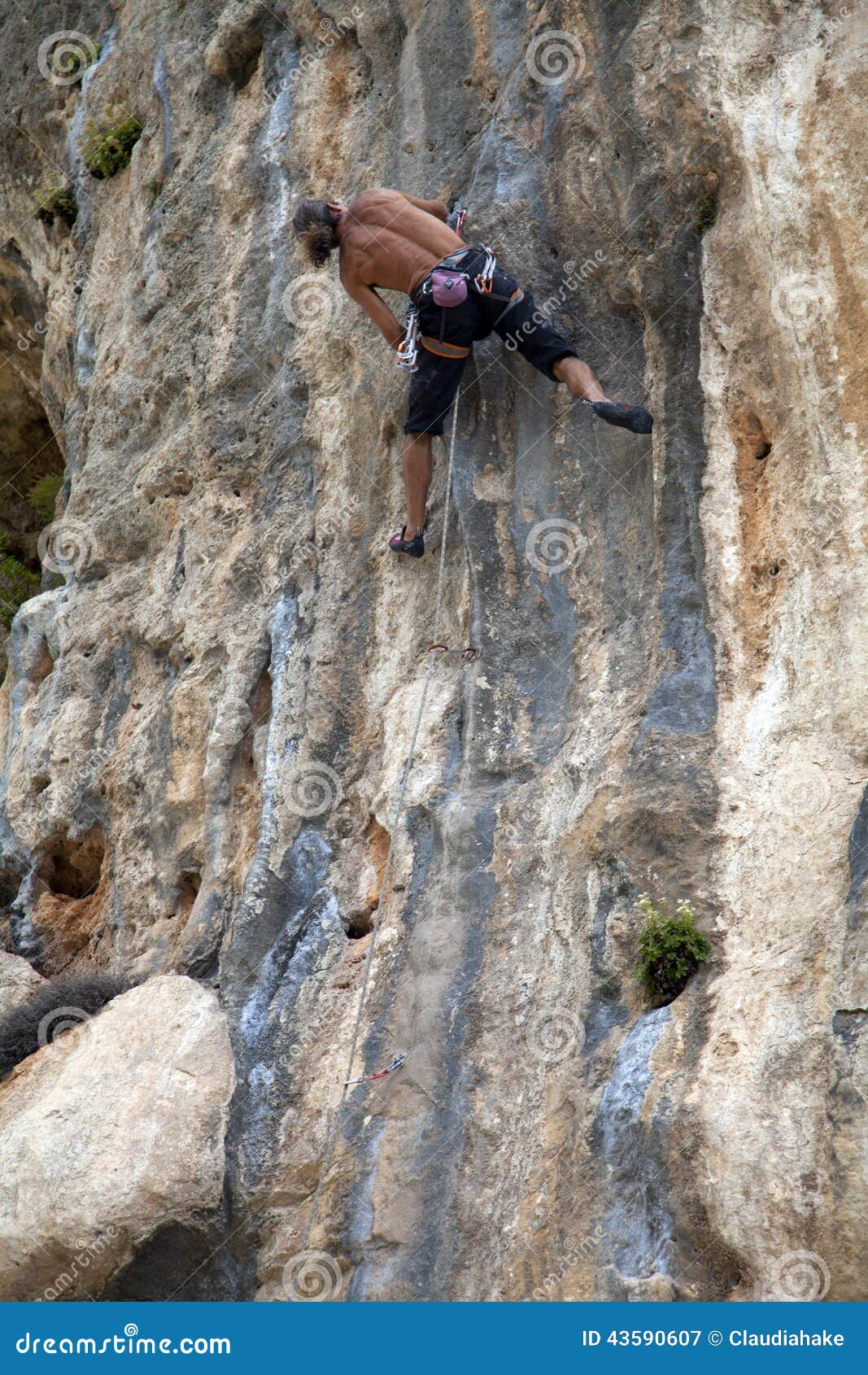 Freeclimber editorial photography. Image of extreme, climbing - 43590607
